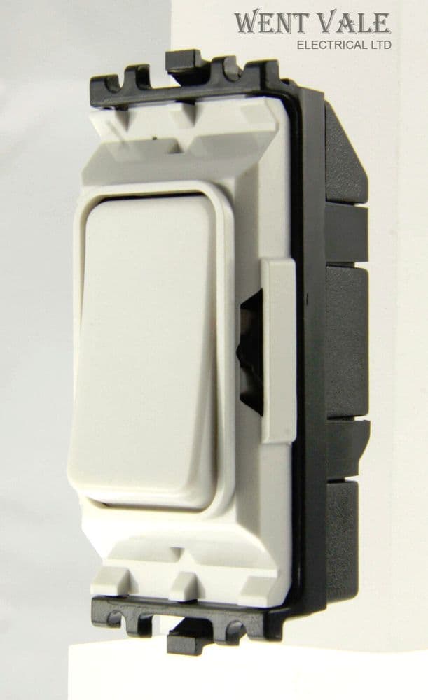 MK Grid Plus - K4882 WHI - 10a Two Way Switch Module Used
