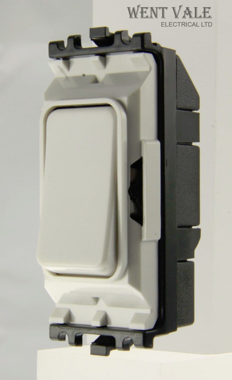 MK Grid Plus - K4915 WHI - 20a D/Pole Retractive Push Switch Module Unused