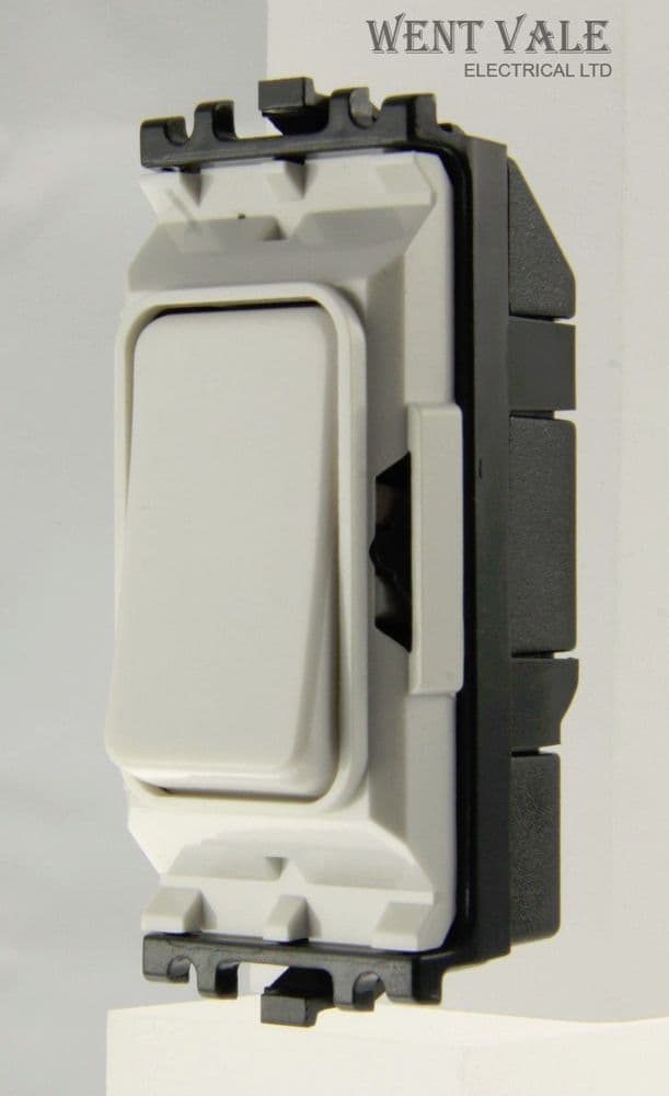 MK Grid Plus - K4915 WHI - 20a D/Pole Retractive Push Switch Module Unused