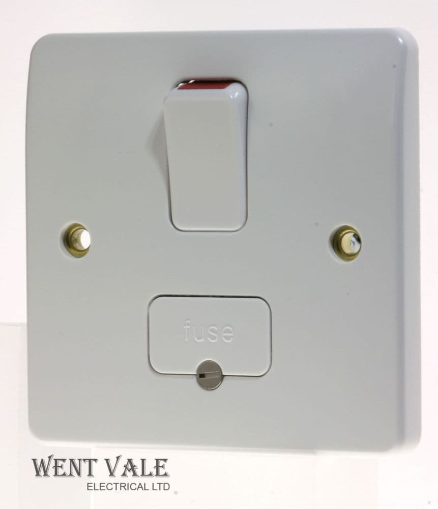 MK Logic Plus - K1040 WHI - 13 Amp Switched Spur New