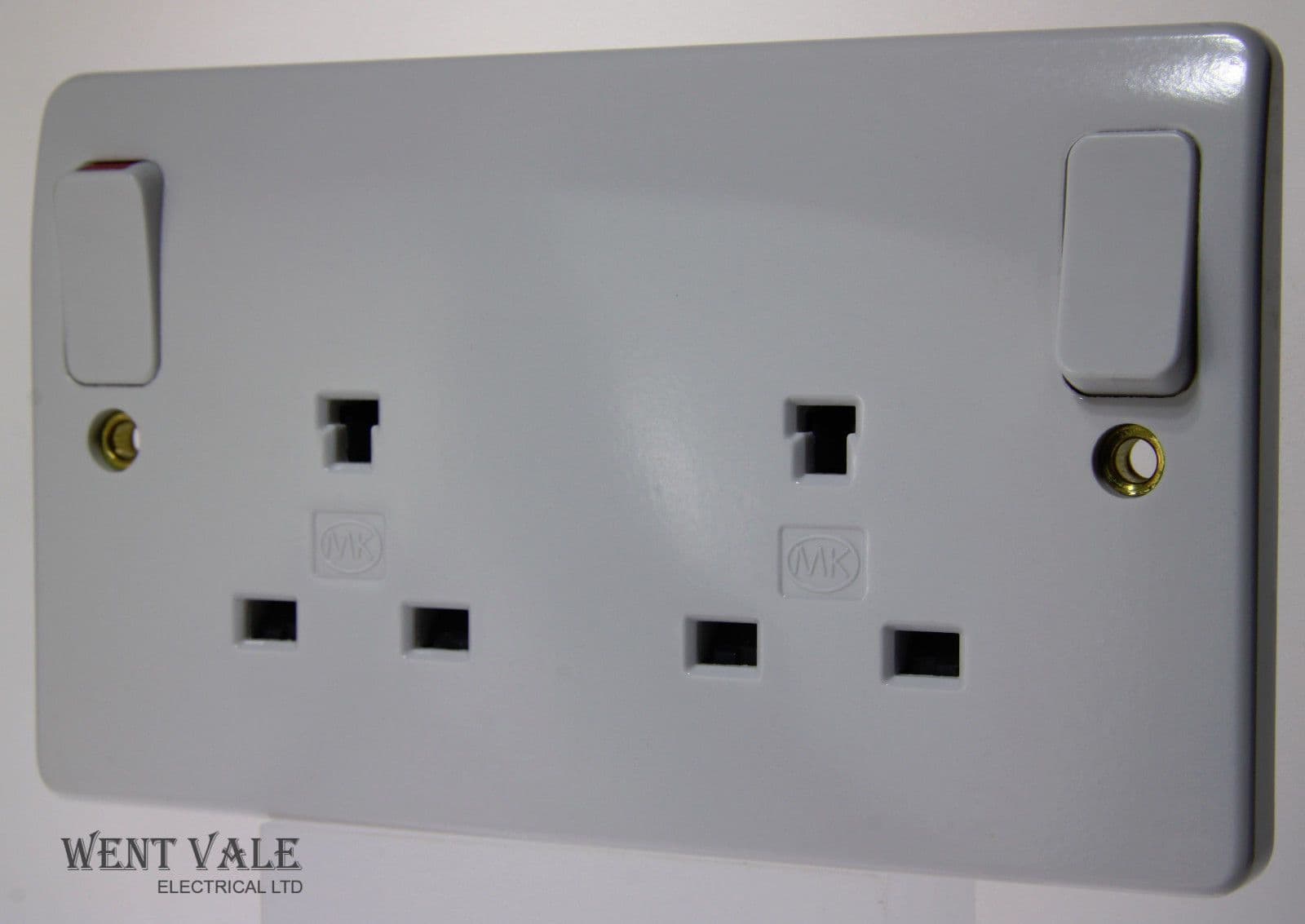 MK Logic Plus - K1246 WHI 13a 2g Non-standard Swd Socket With Outboard ...