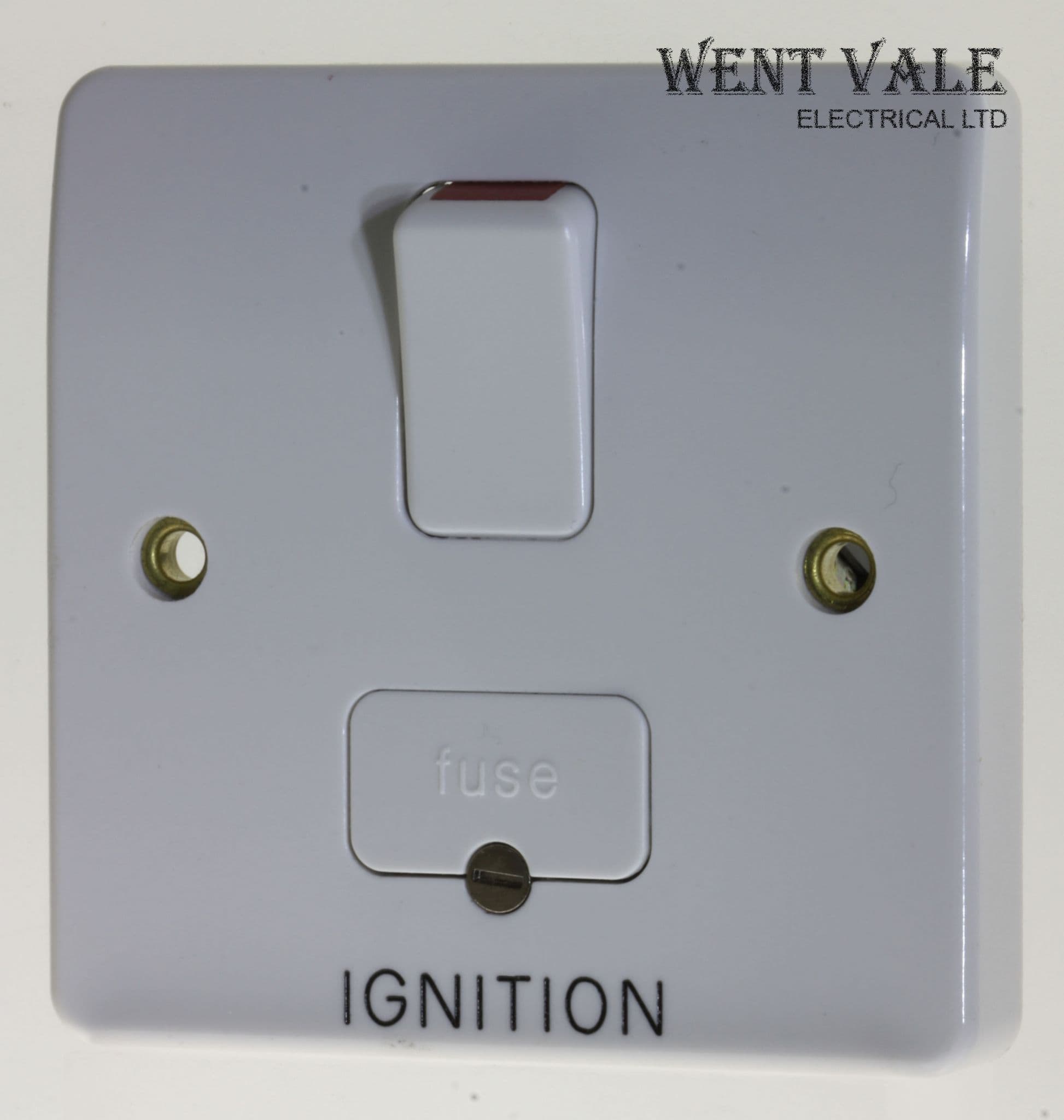 MK Logic Plus - K330 WHI IG - 13a Switched Spur Engraved Ignition Unused