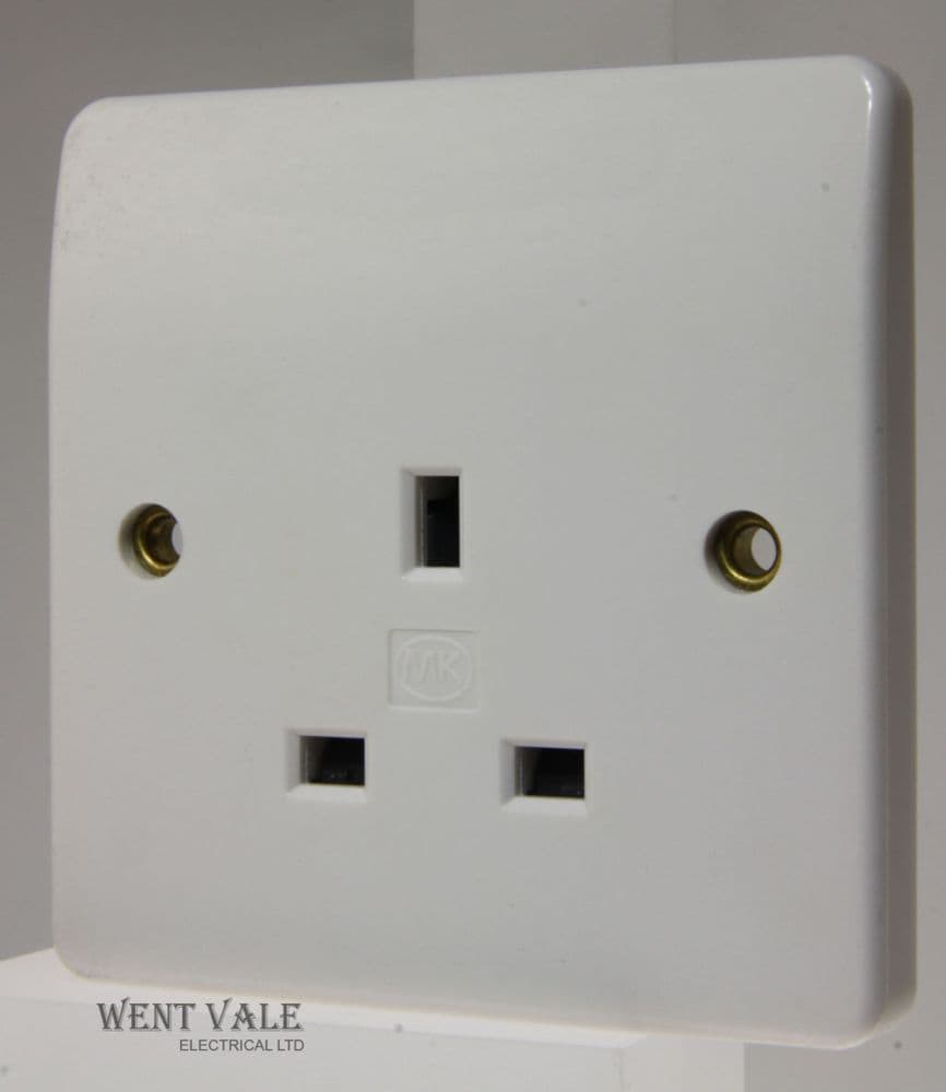 MK Logic Plus - K780 WHI - 13a Single Unswitched Socket New