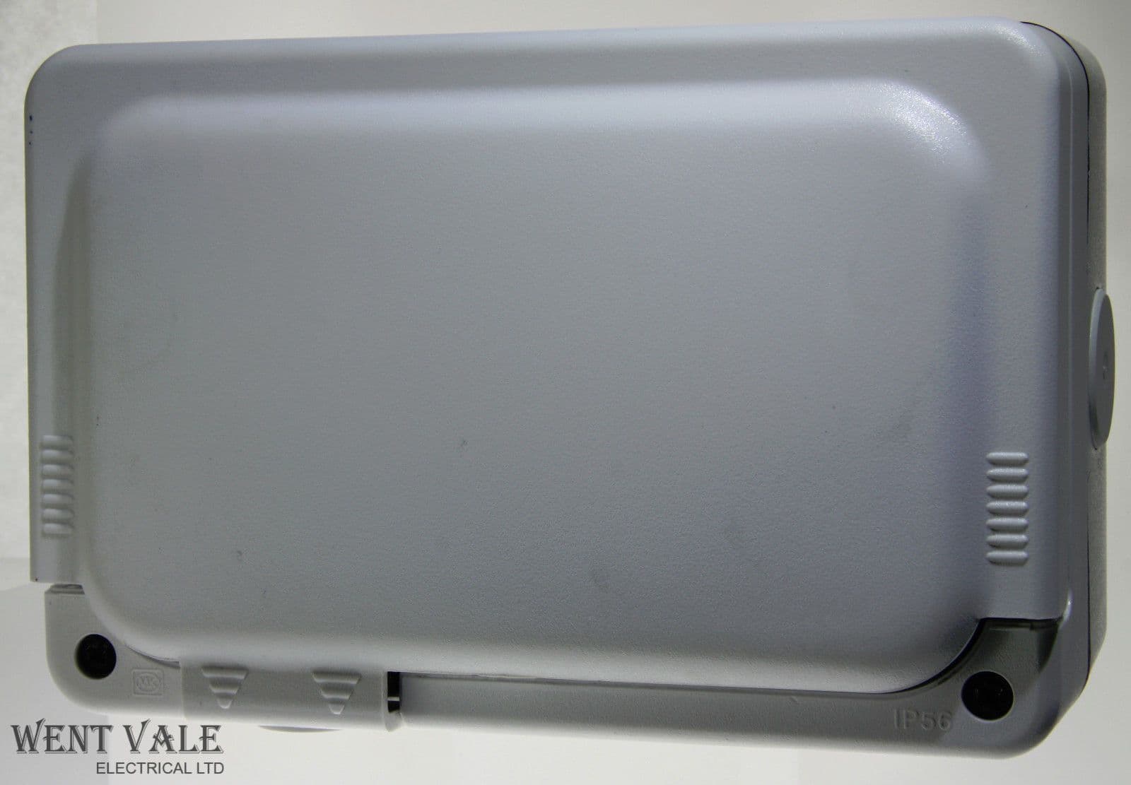 MK Masterseal - 56301 WHI - 1g 30mA Active IP56 Rated Sentry RCD Socket New