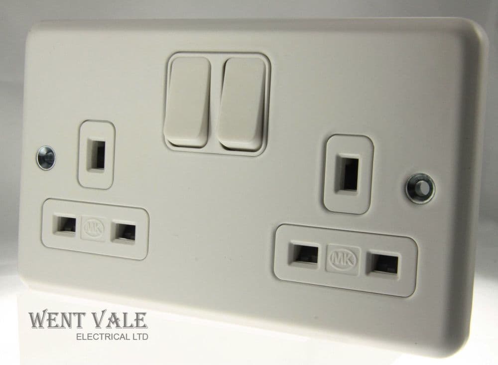 MK Metalclad Plus - K3046 WHI - 13a Twin Switched Socket Outlet New
