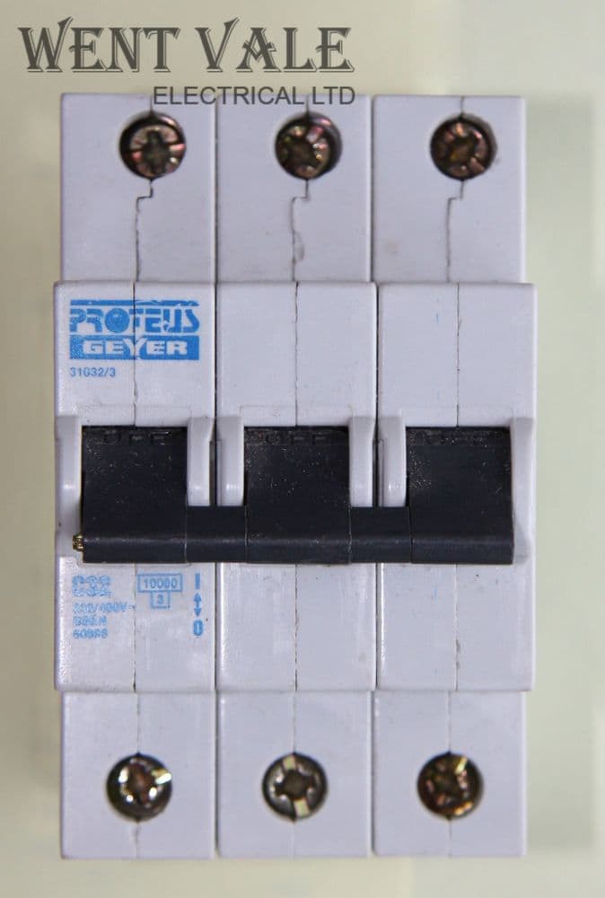Proteus Geyer - 31032/3 - 32a Type C Triple Pole MCB Used
