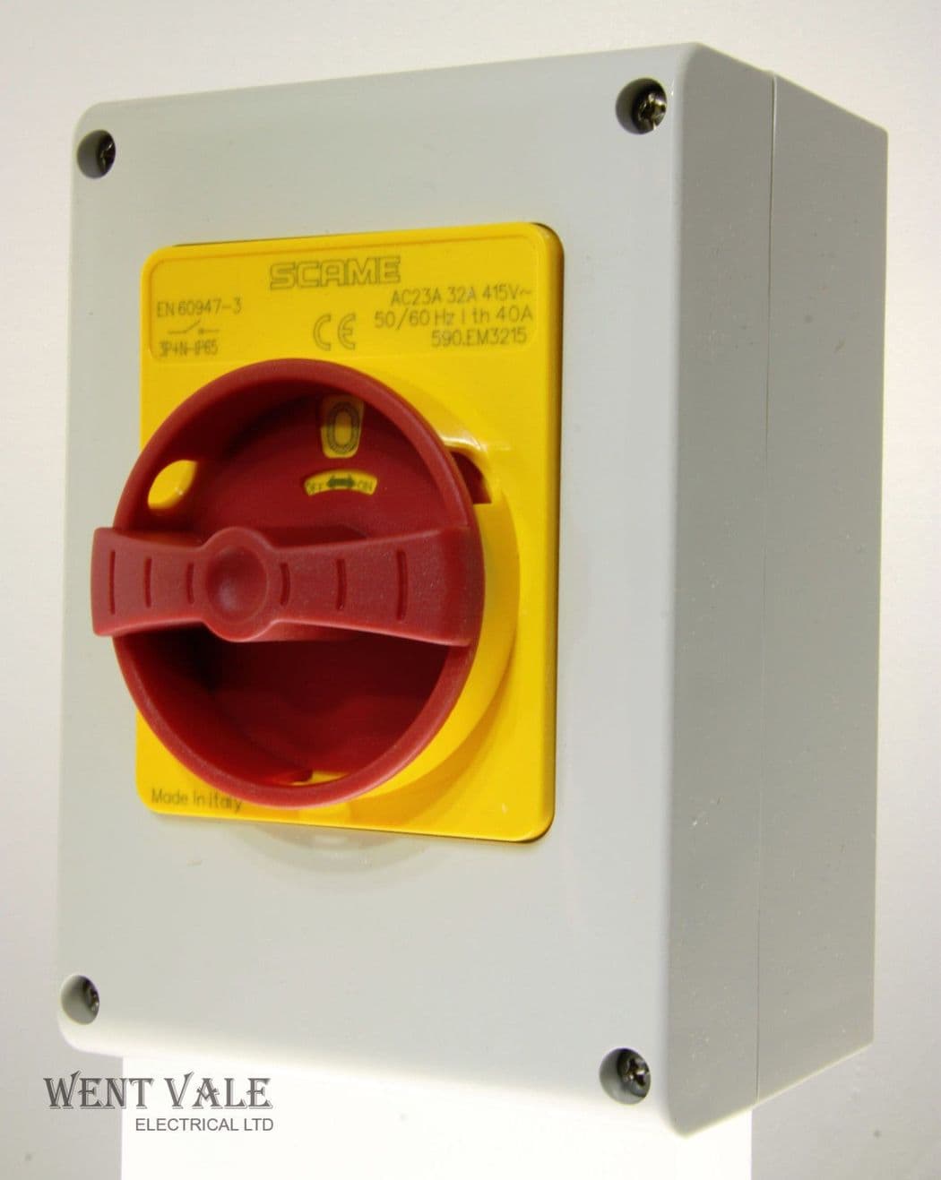 Scame Isolator Range - 590 EM3215 - 32a IP65 Three Pole Neutral ...