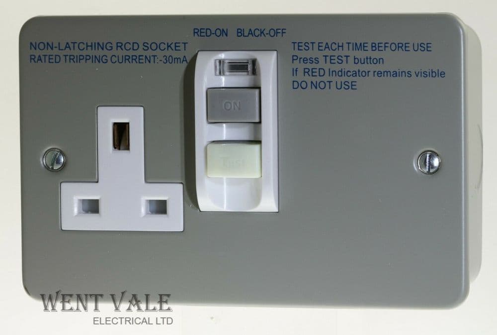 Schneider Exclusive Metalclad Range - LMCSKT1GR - 13a 30mA Active RCD ...