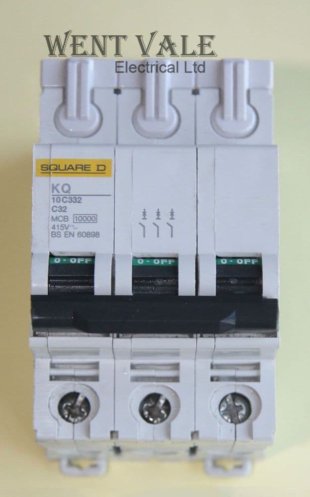 Square D - Loadcentre - KQ10C332 - 32a Type C Triple Pole MCB New