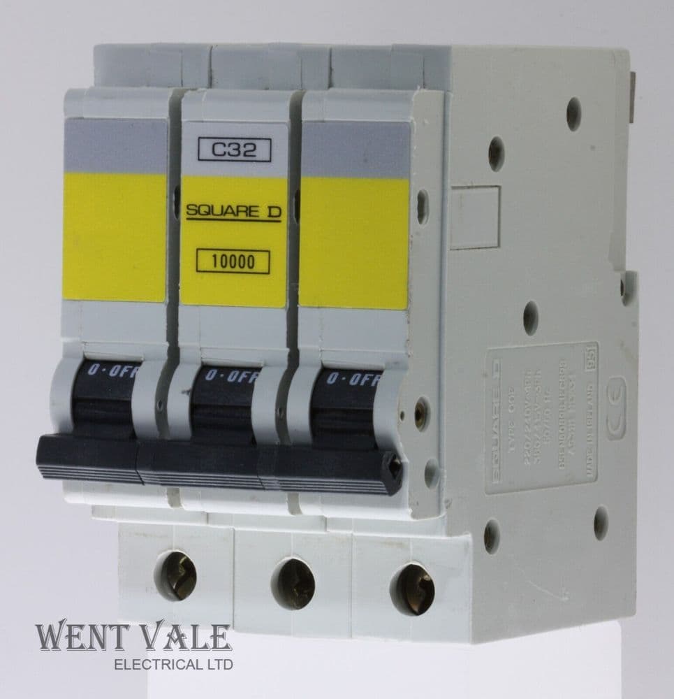 Square D Qwikline - QO320EC10 - 32a Type C Triple Pole MCB Used