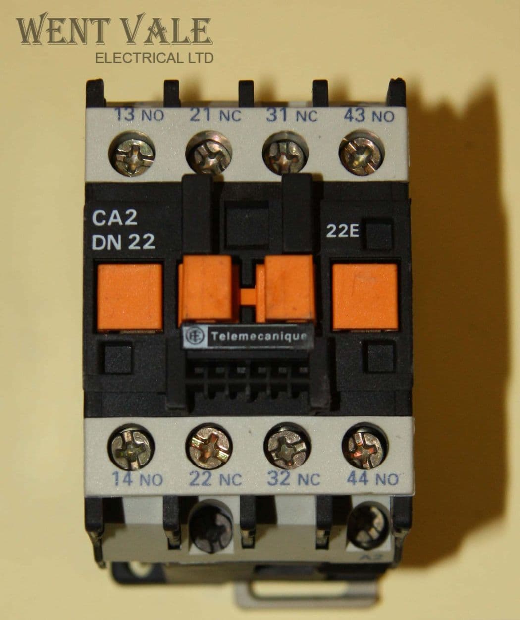 Telemecanique CA2 DN22 U7 - 10a Control Relay 240vac U7 Coil Used