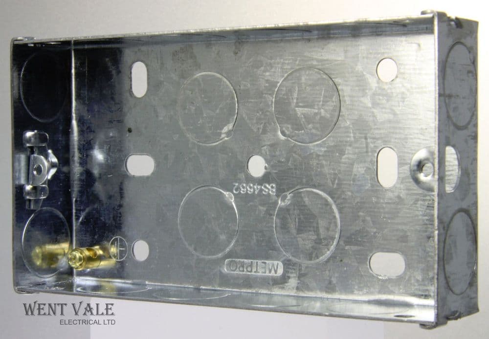 Various Flush Mounted - BS 4662 - 1 Gang and Two Gang Switch and Socket ...