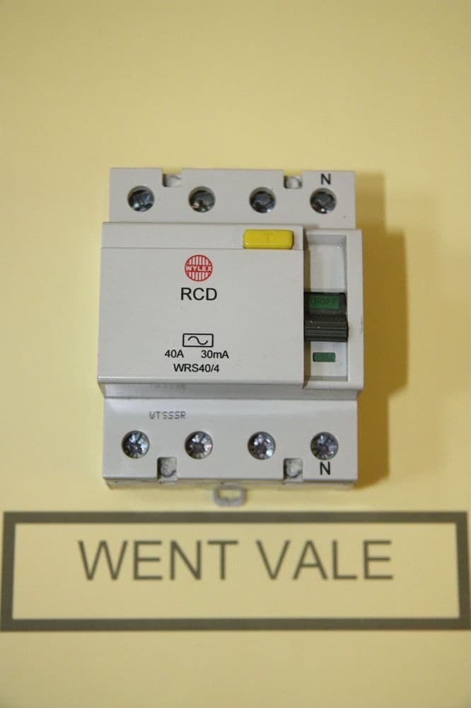 Wylex - Lifeline Range - WRS40/4 - 40a 30mA Four Pole AC Type RCD Used
