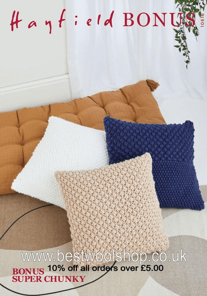 10616 HAYFIELD BONUS SUPER CHUNKY CUSHION COVER KNITTING PATTERN