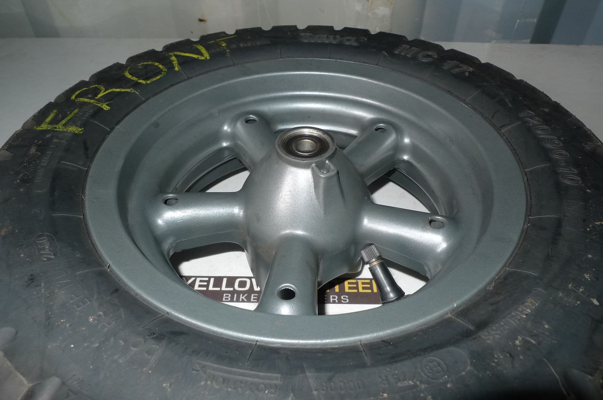 APRILIA RALLY FRONT WHEEL E-10 X 3 50 LOC-A