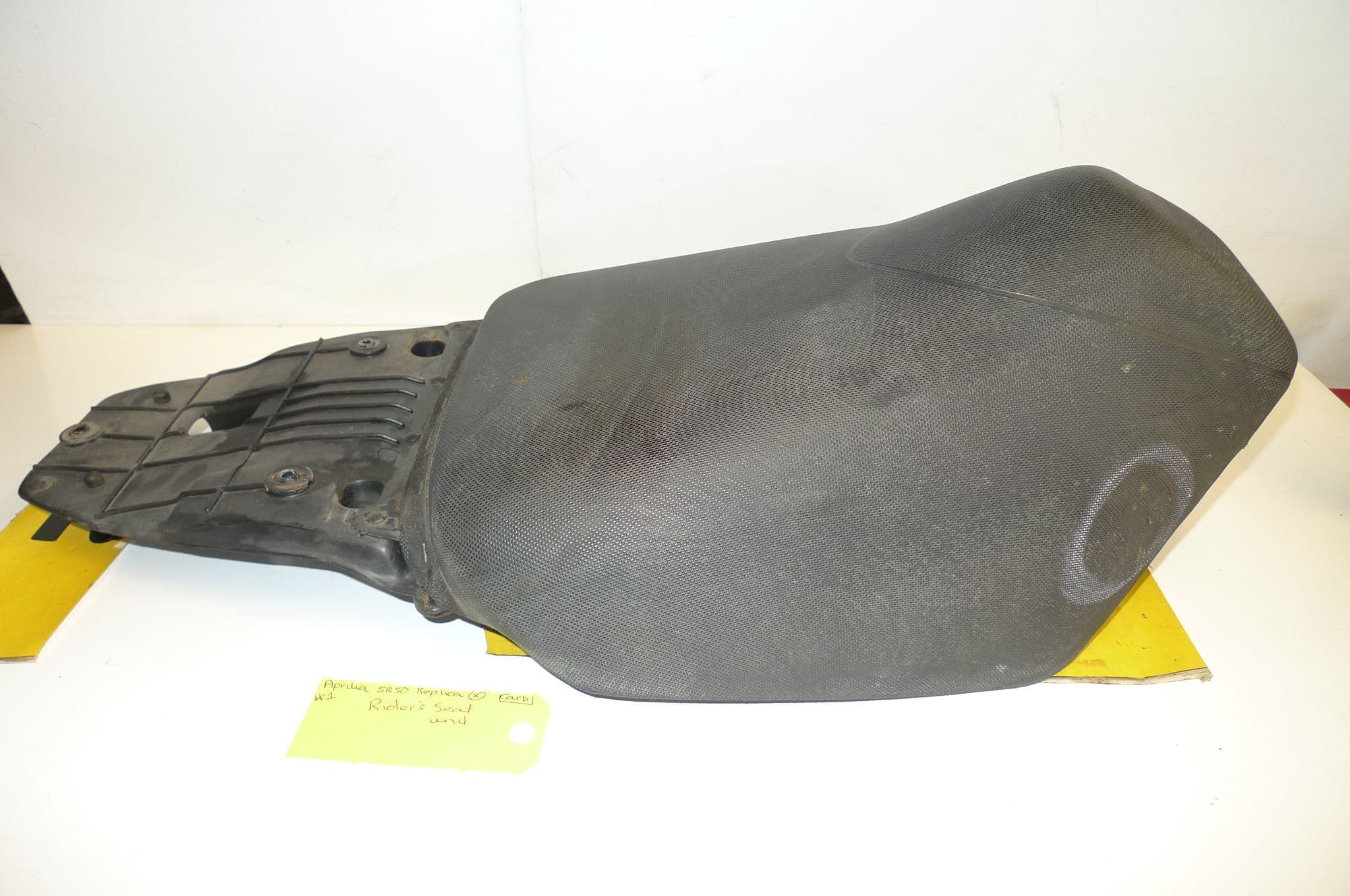 APRILIA SR50 REPLICA RIDERS SEAT UNIT 1 LOC-A