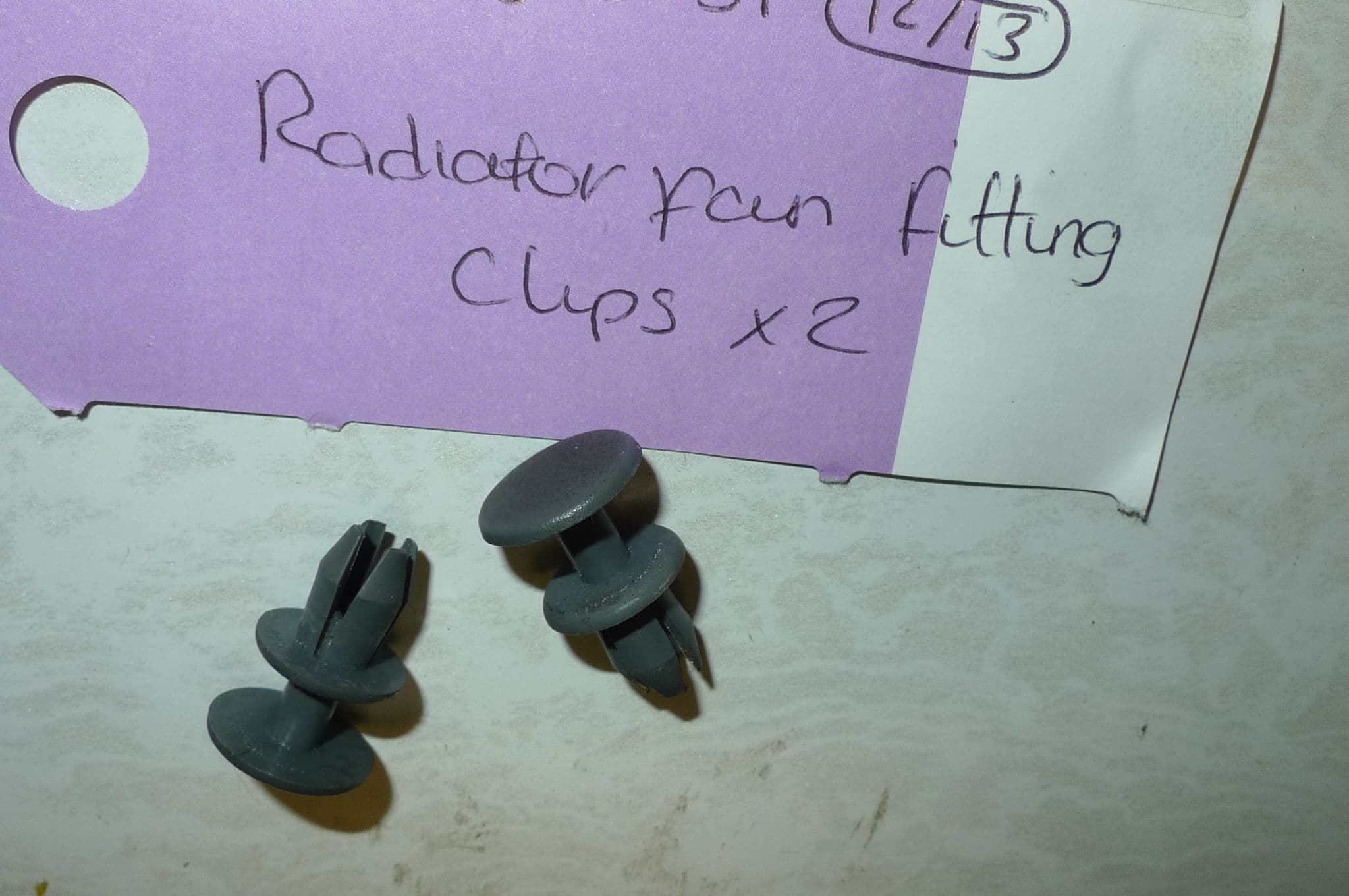 BMW F800ST RADIATOR FAN FITTING CLIPS x 2 CON-B