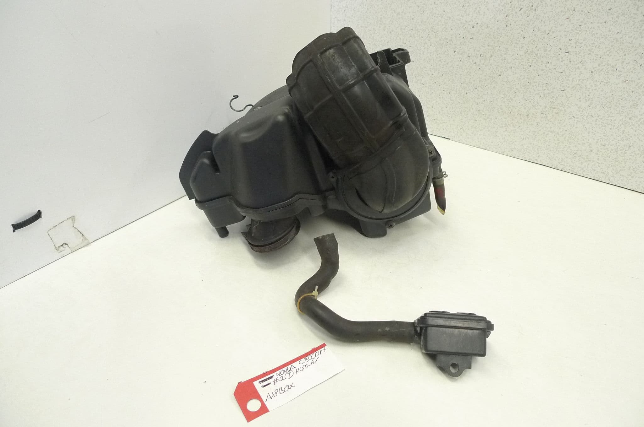 HONDA CB600 FX HORNET AIRBOX AIR BOX 2 LOC-C