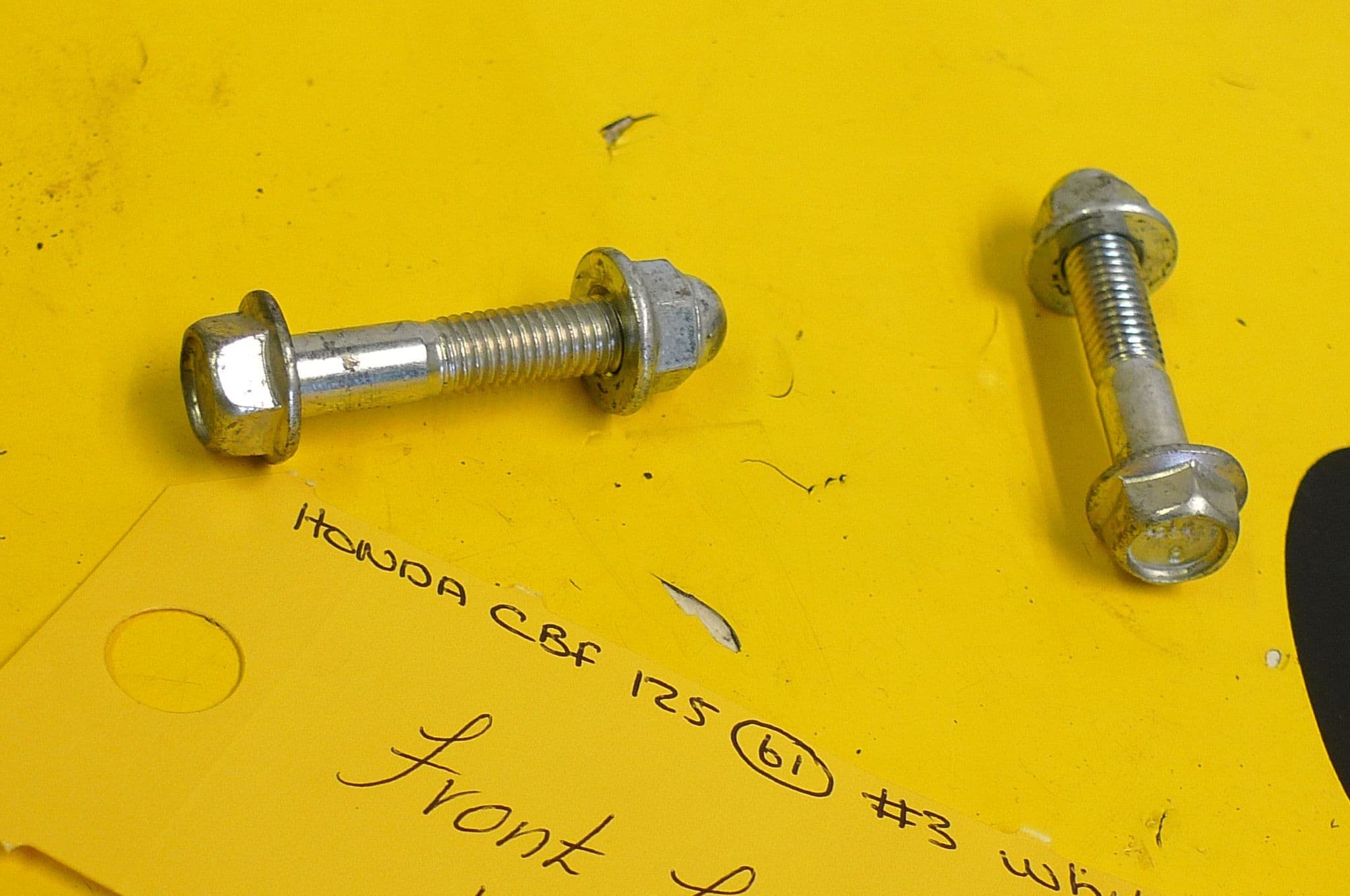 HONDA CBF125 FRONT FAIRING MAIN STAY BRACKET BOLTS ONLY 3 LOC-A