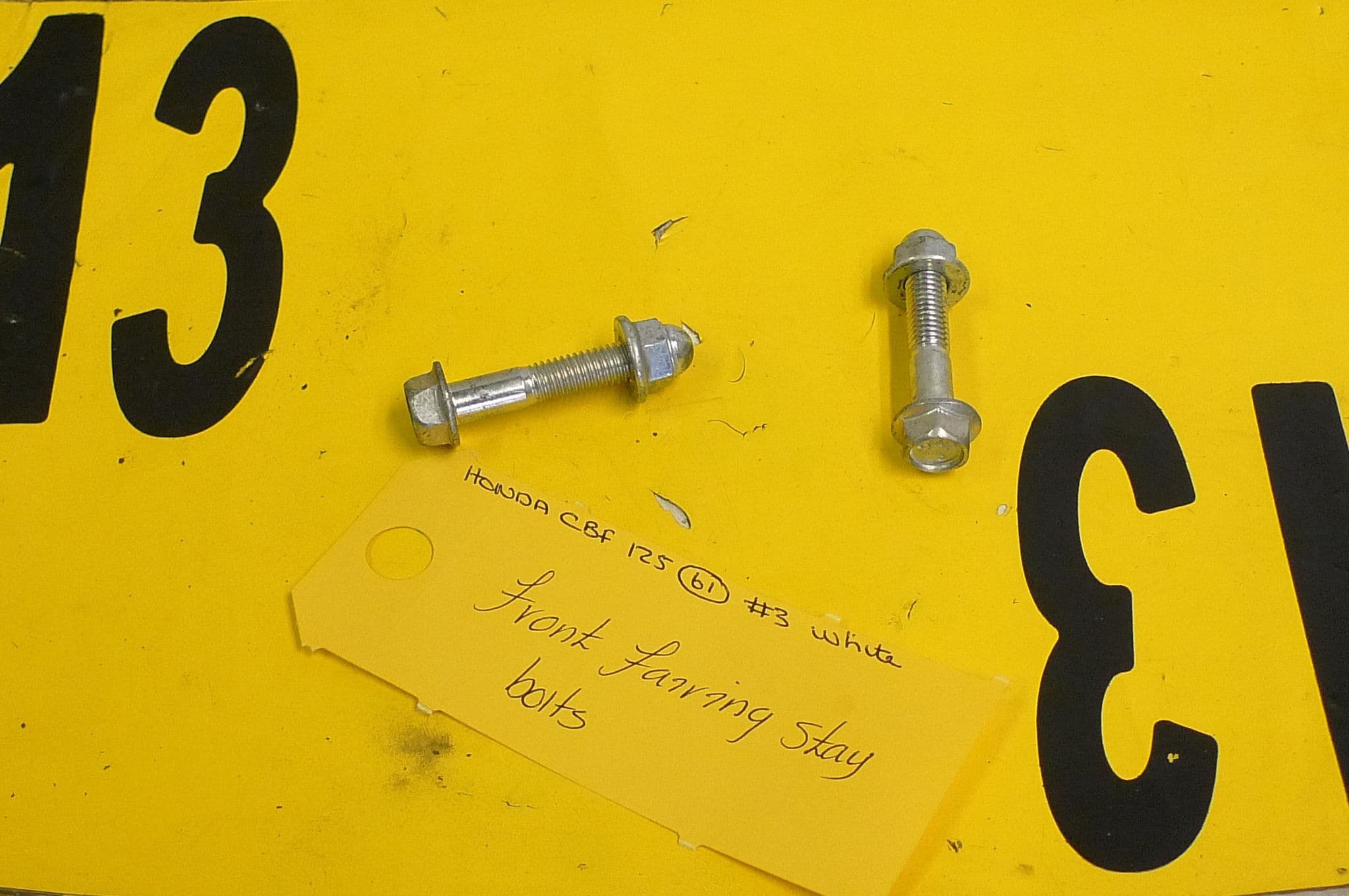 HONDA CBF125 FRONT FAIRING MAIN STAY BRACKET BOLTS ONLY 3 LOC-A