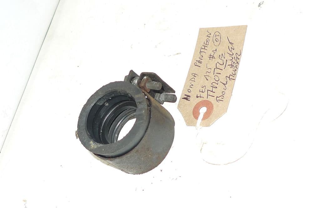 HONDA PANTHEON FES125 THROTTLE BODY RUBBER MANIFOLD 1 WEB-STOCK LOC-A