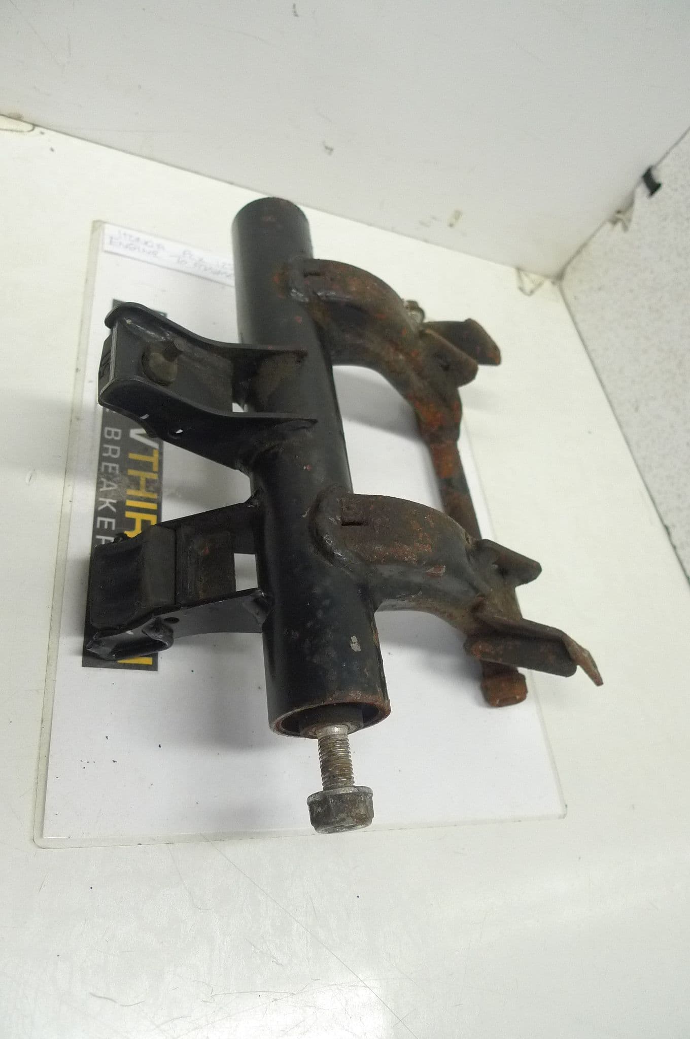 HONDA PCX125 ENGINE TO FRAME MOUNT BRACKET 67-C 4