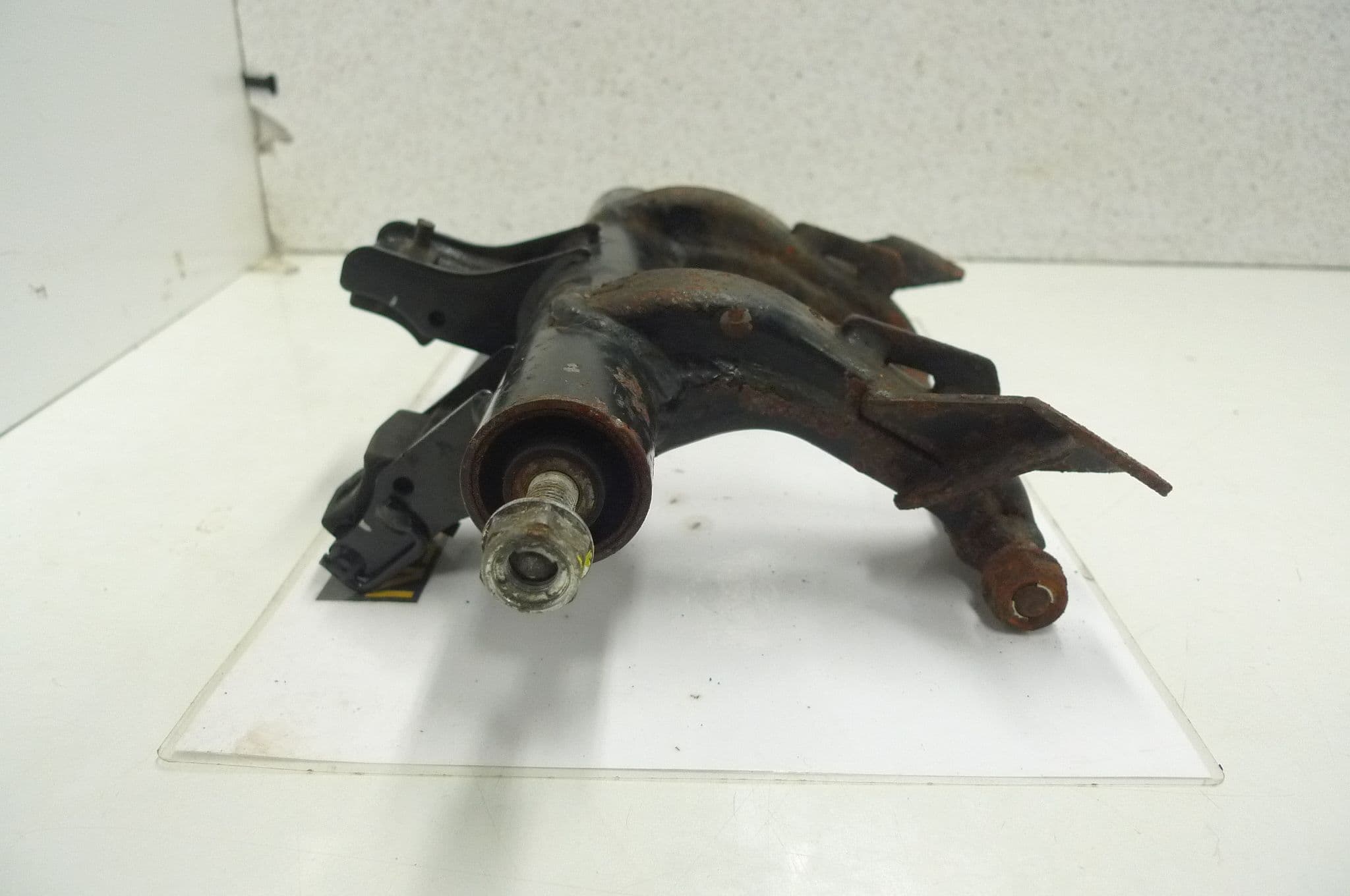 HONDA PCX125 ENGINE TO FRAME MOUNT BRACKET 67-C 4