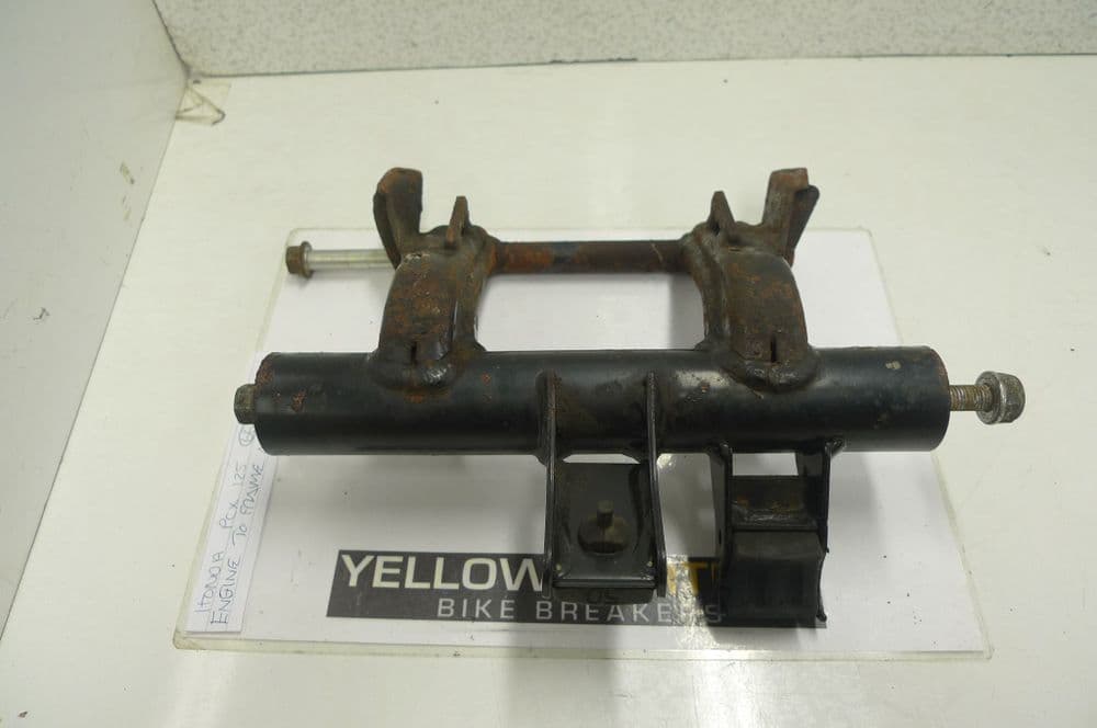 HONDA PCX125 ENGINE TO FRAME MOUNT BRACKET 67-C 4