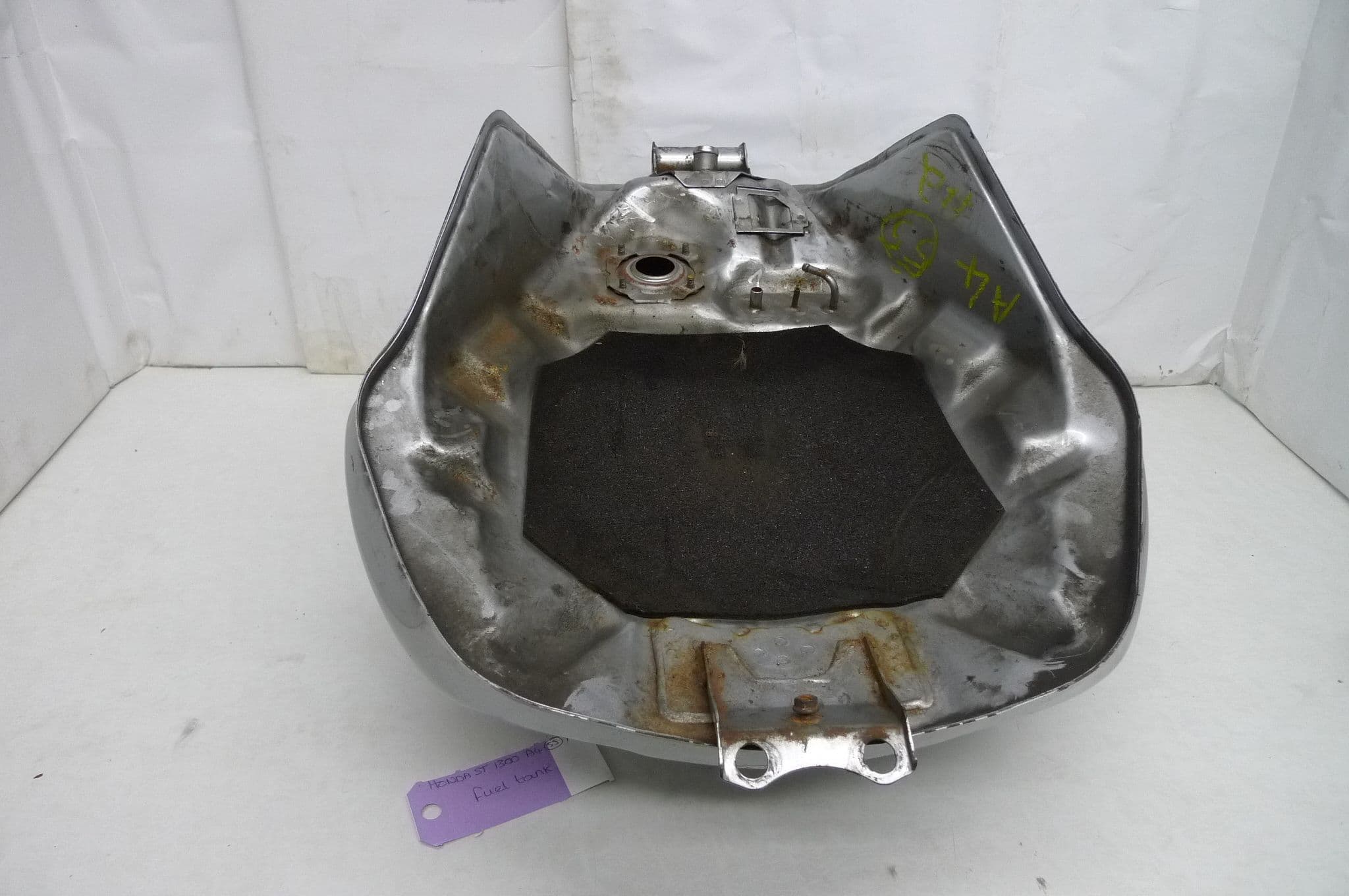 HONDA ST1300 A4 PAN EUROPEAN FUEL TANK 2 67-B