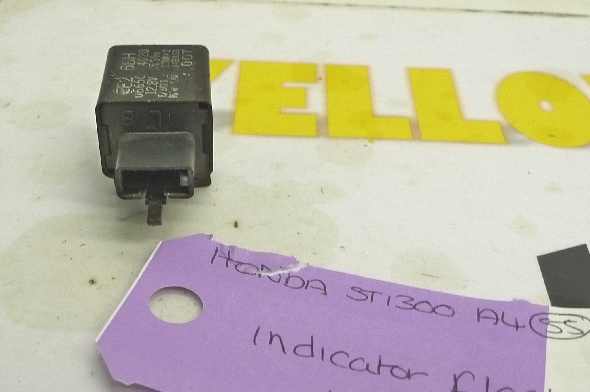 HONDA ST1300 A4 PAN EUROPEAN INDICATOR FLASHER UNIT FE2 6BH 2 67-B