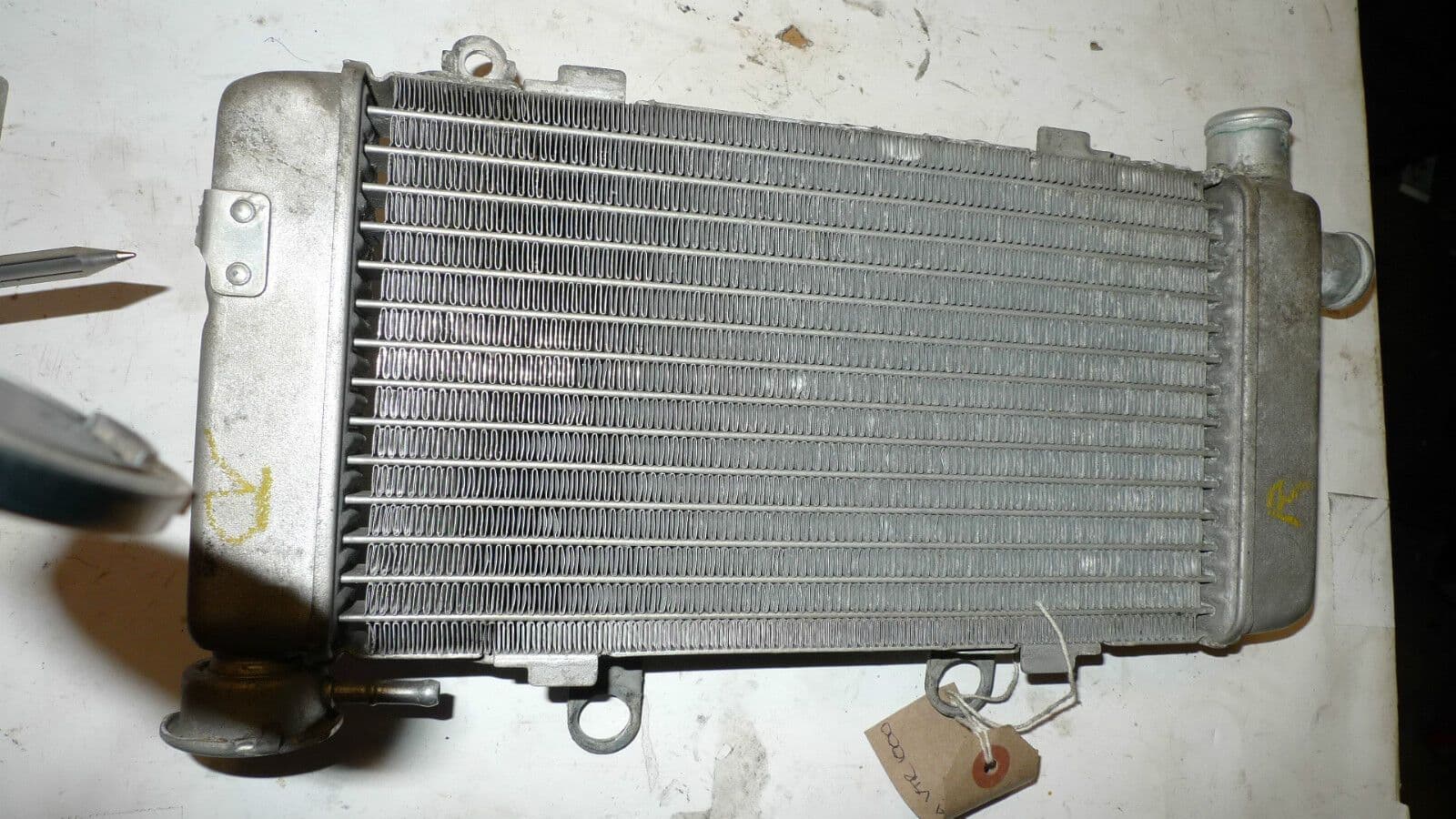 HONDA VTR1000F VTR 1000 RIGHT RADIATOR 1 MOTORCYCLE WRECKERS LOC-A