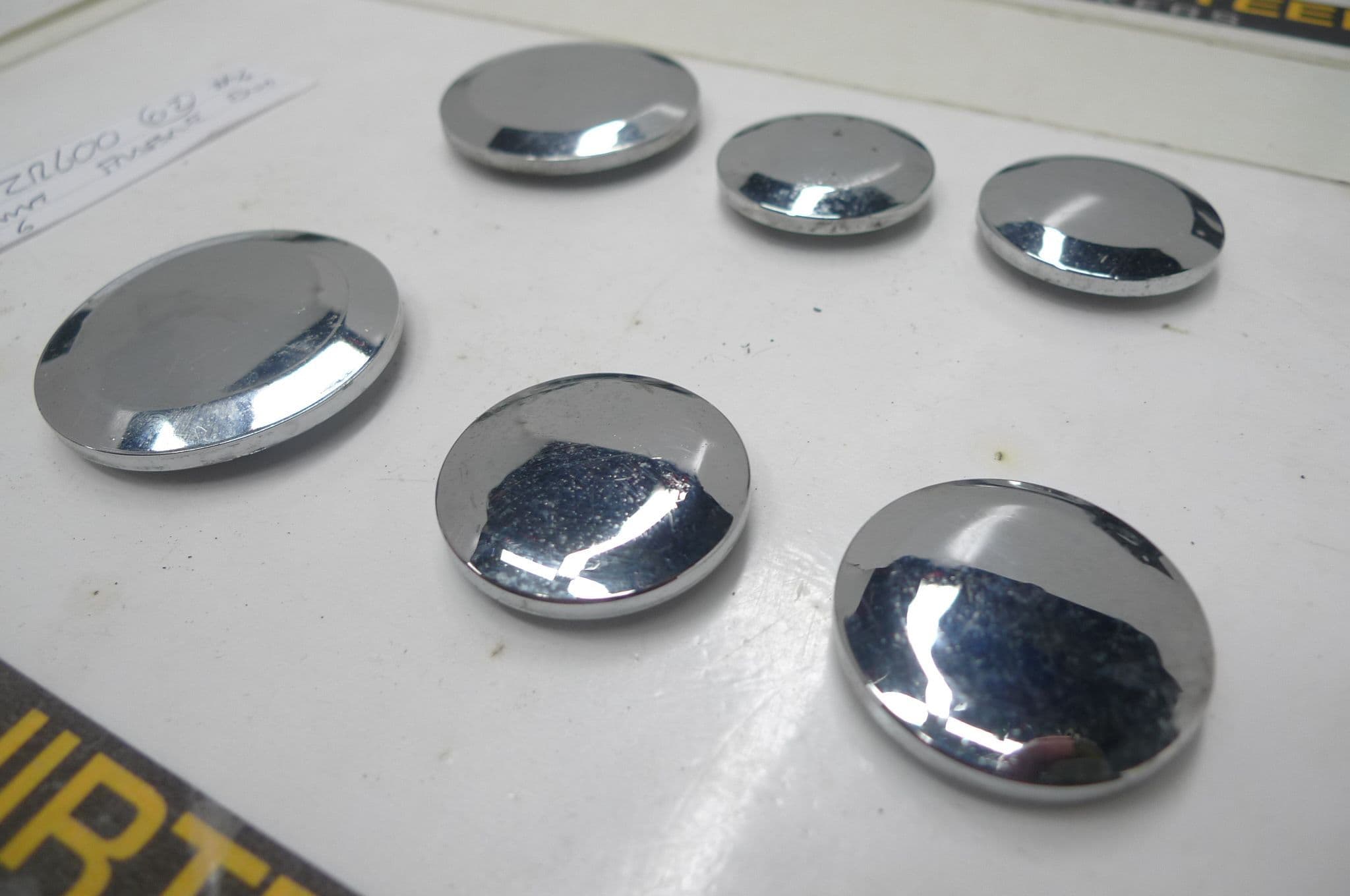 KAWASAKI ZZR600 BREAKING PLASTIC CHROME FRAME END COVERS x6 4 LOC-C