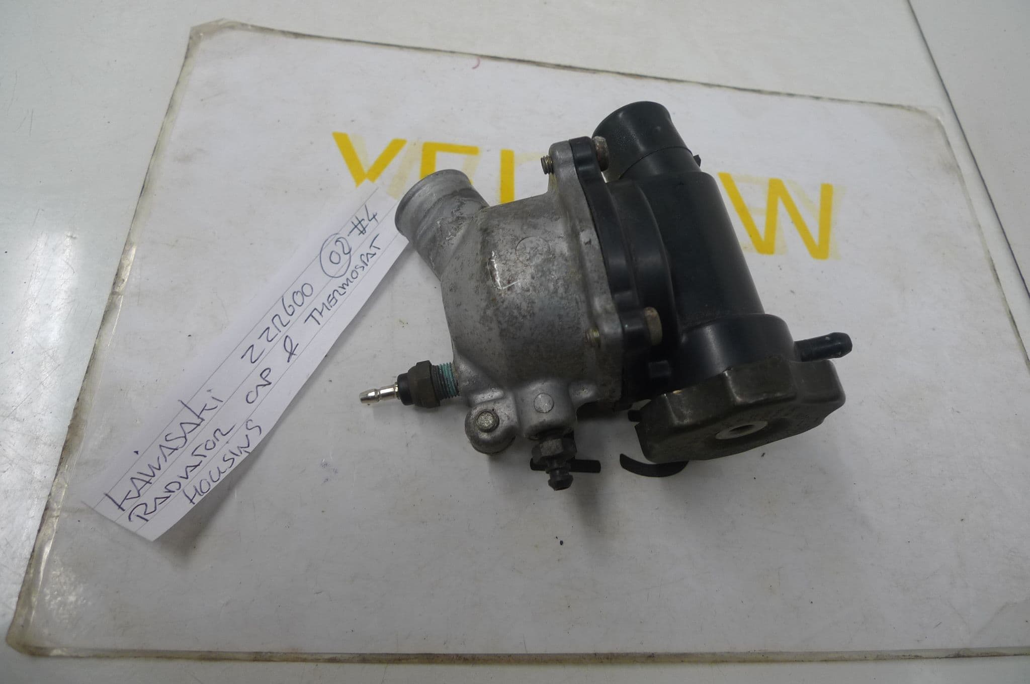 KAWASAKI ZZR600 BREAKING RADIATOR CAP & THERMOSTAT HOUSING 4 LOC-C