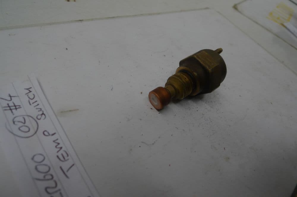 KAWASAKI ZZR600 BREAKING RADIATOR FAN TEMP SENSOR SWITCH 4 LOC-C