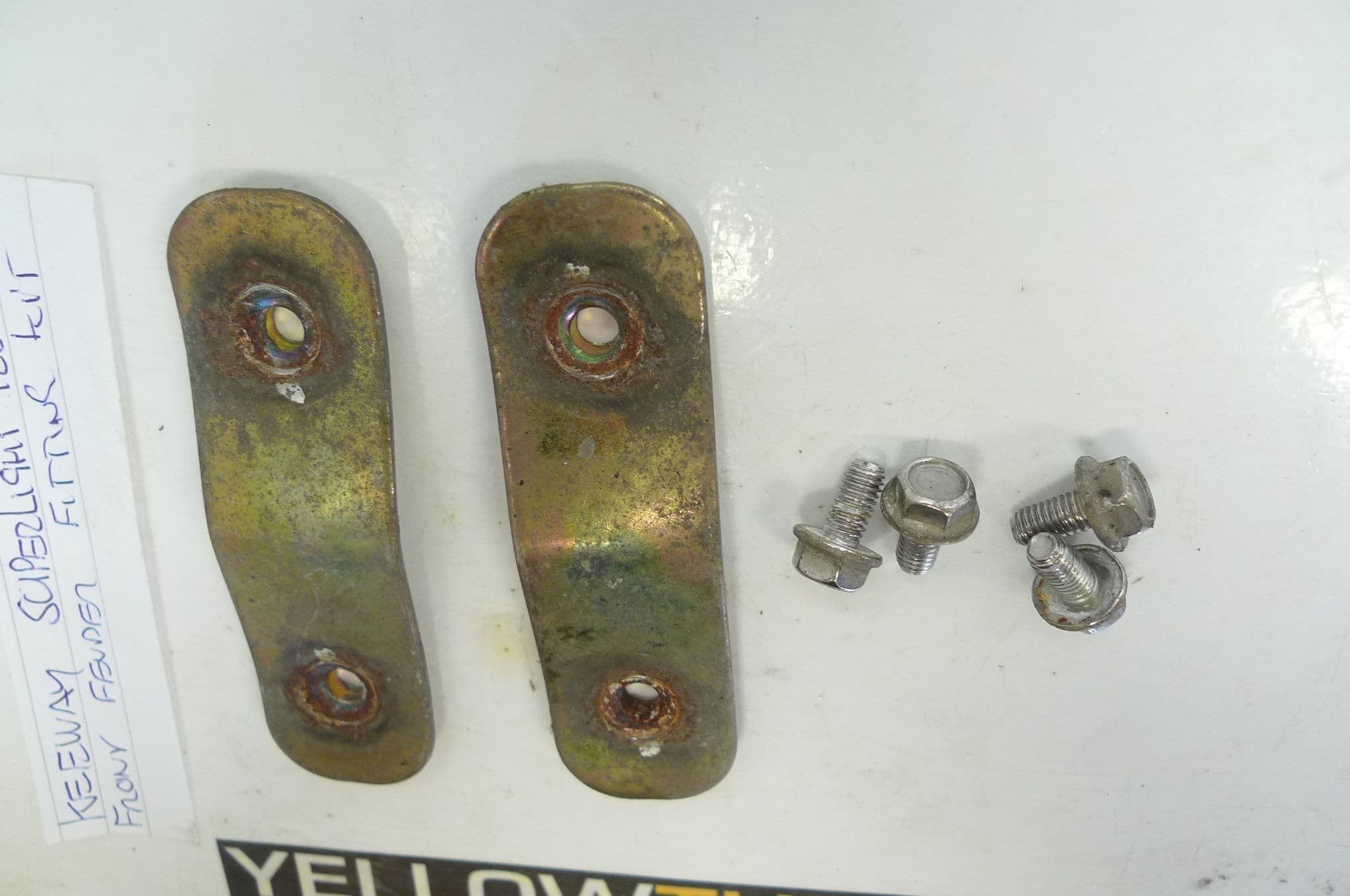 KEEWAY SUPERLIGHT 125 FRONT FENDER FITTING KIT LOC-A