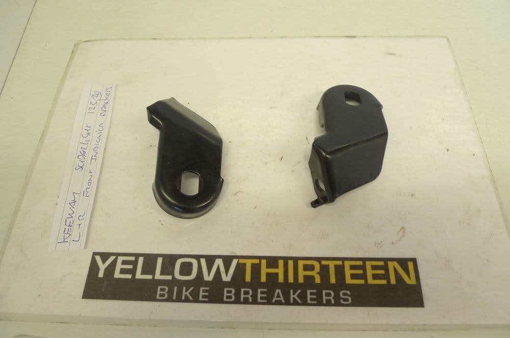 KEEWAY SUPERLIGHT 125 L R FRONT INDICATOR BRACKETS LOC-A