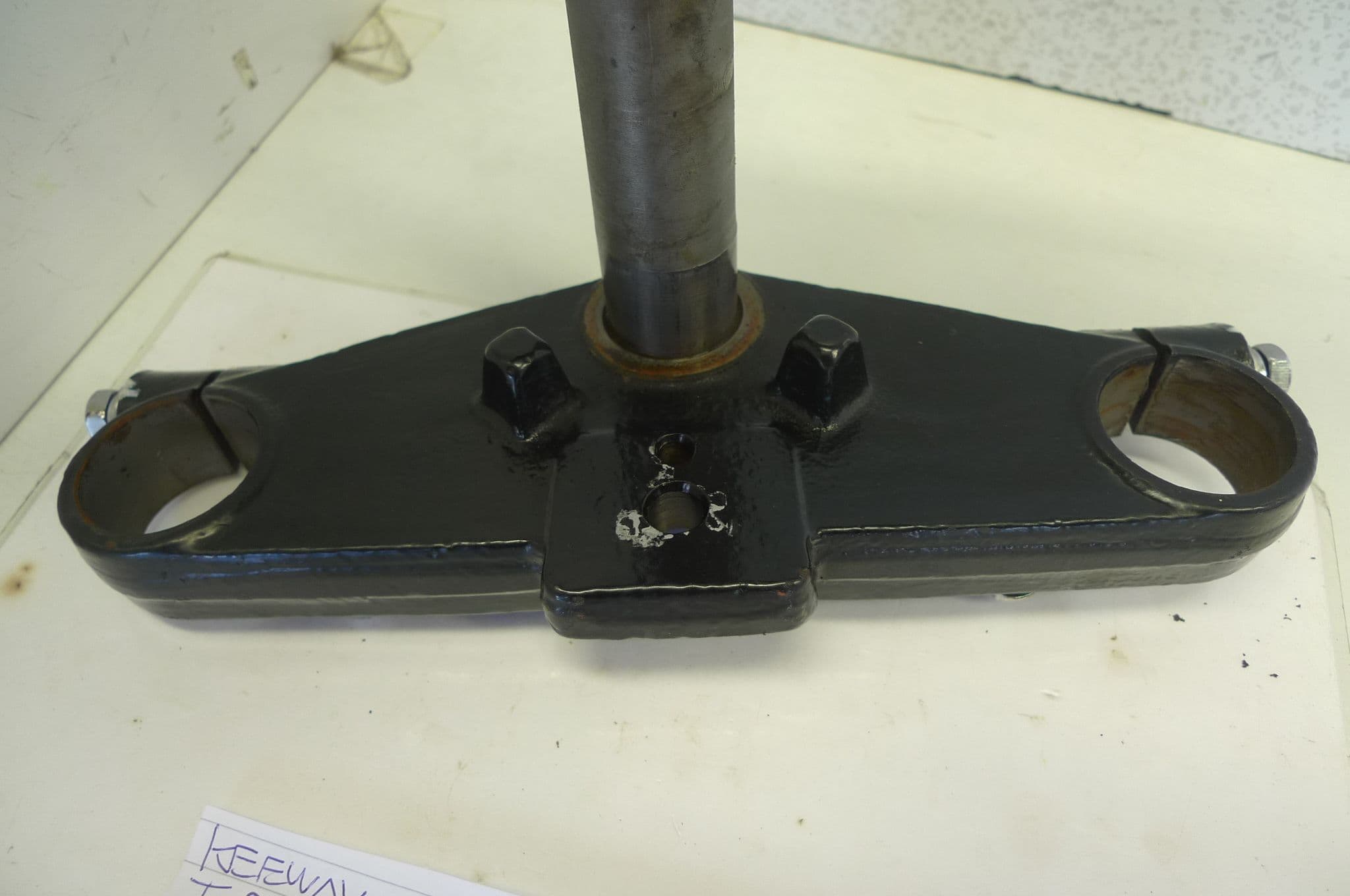 KEEWAY SUPERLIGHT 125 TOP YOKE & BOTTOM YOKE LOC-A