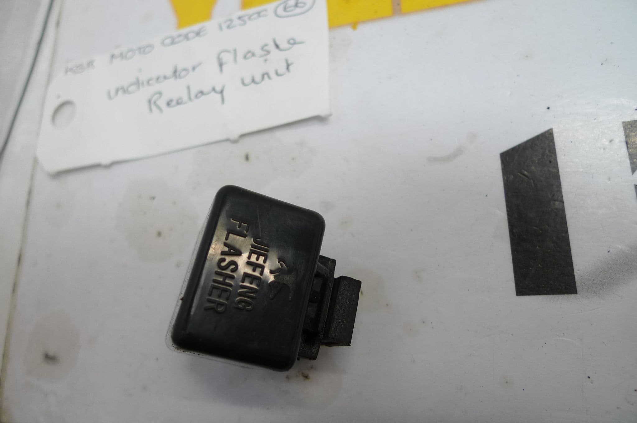 KSR MOTO CODE 125cc BREAKING INDICATOR FLASHER RELAY UNIT LOC-C