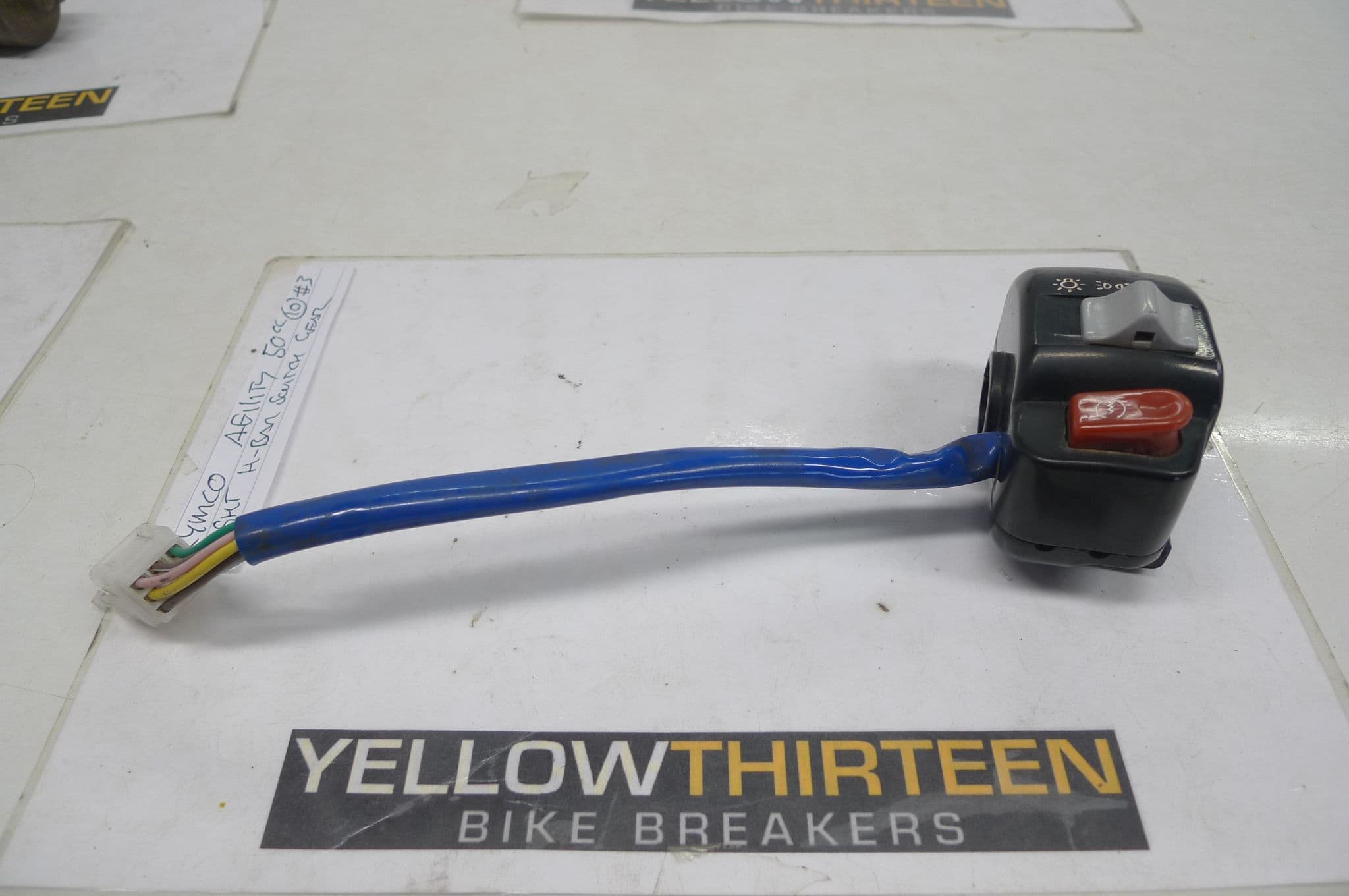 KYMCO AGILITY 50cc BREAKING NOW RIGHT HANDLEBAR SWITCH GEAR 3 67-C