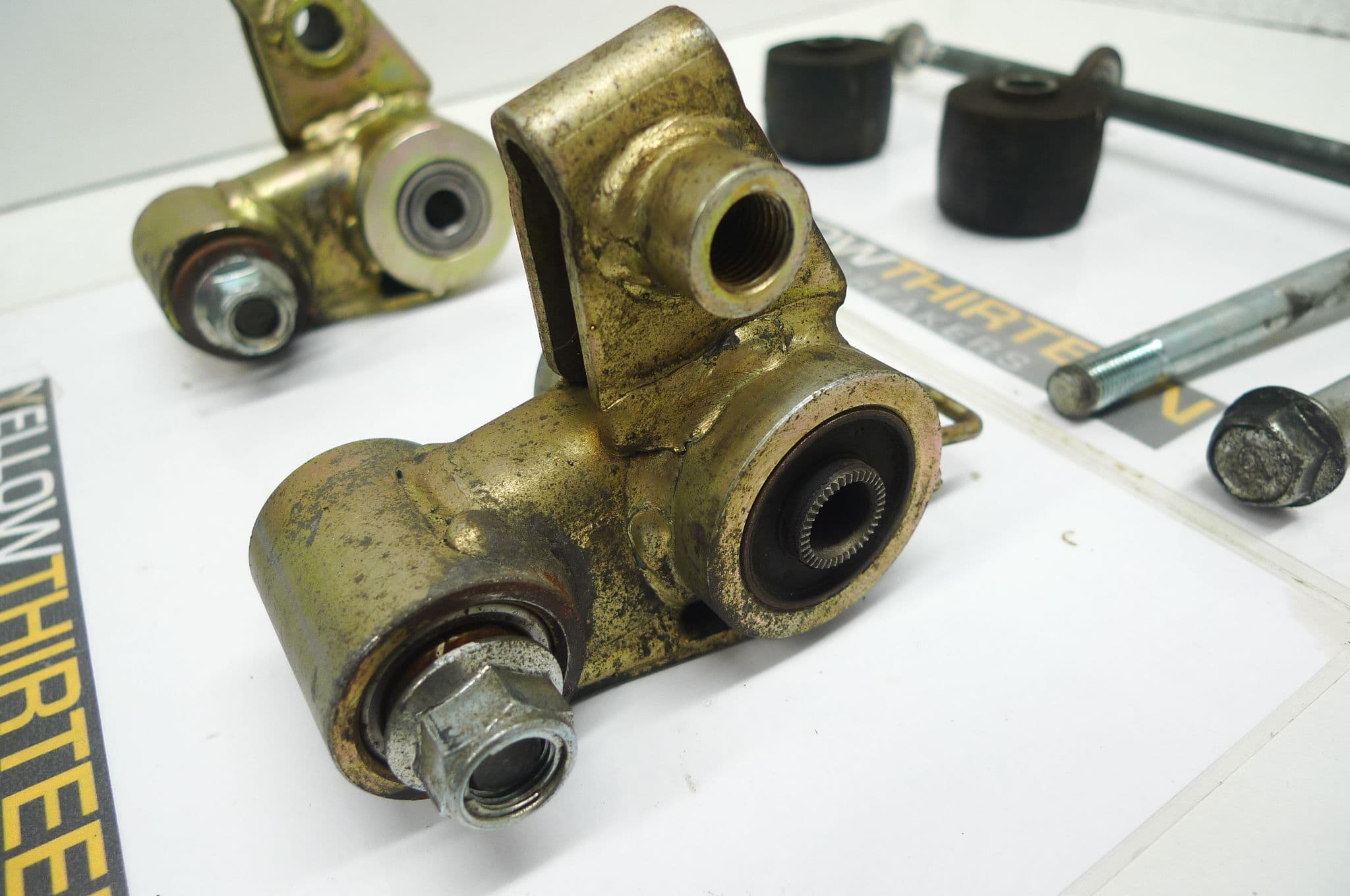 SUZUKI AN250 BURGMAN BREAKING ENGINE TO FRAME MOUNTS BOLTS LOC-A