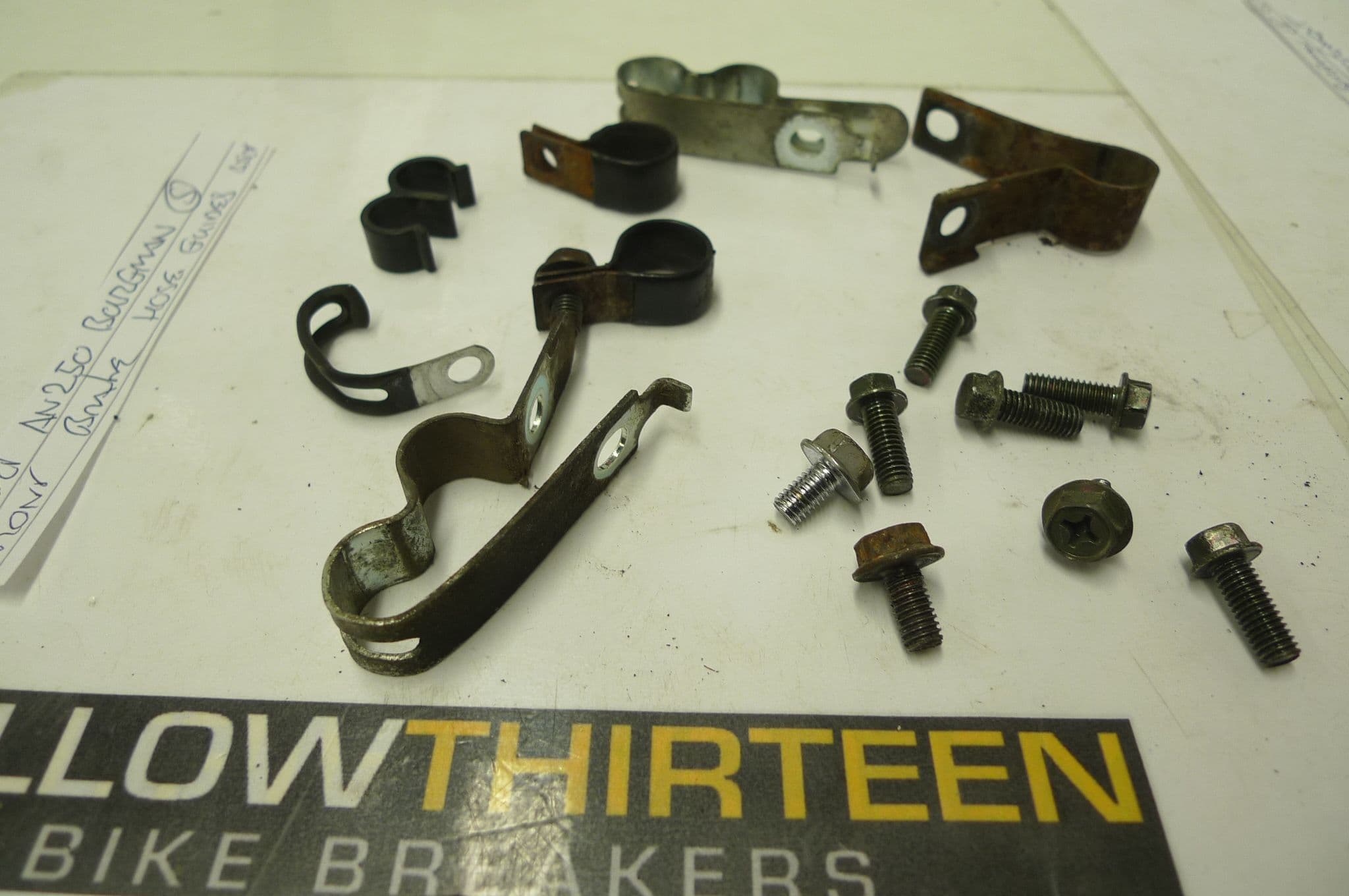 SUZUKI AN250 BURGMAN BREAKING FRONT BRAKE HOSE GUIDE ASSORTMENT LOC-A