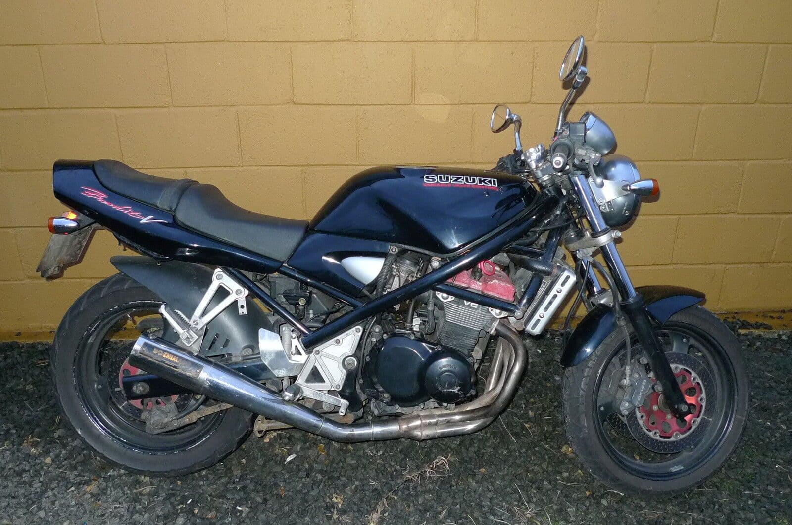 SUZUKI GSF400 V RADIATOR EXPANSION BOTTLE HEADER TANK & x28;LOC-C& x29;