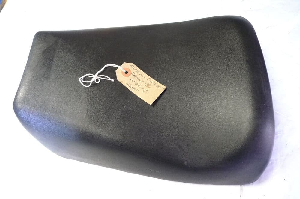 SUZUKI GSF400 V RIDERS SEAT UNIT & x28;LOC-C& x29;