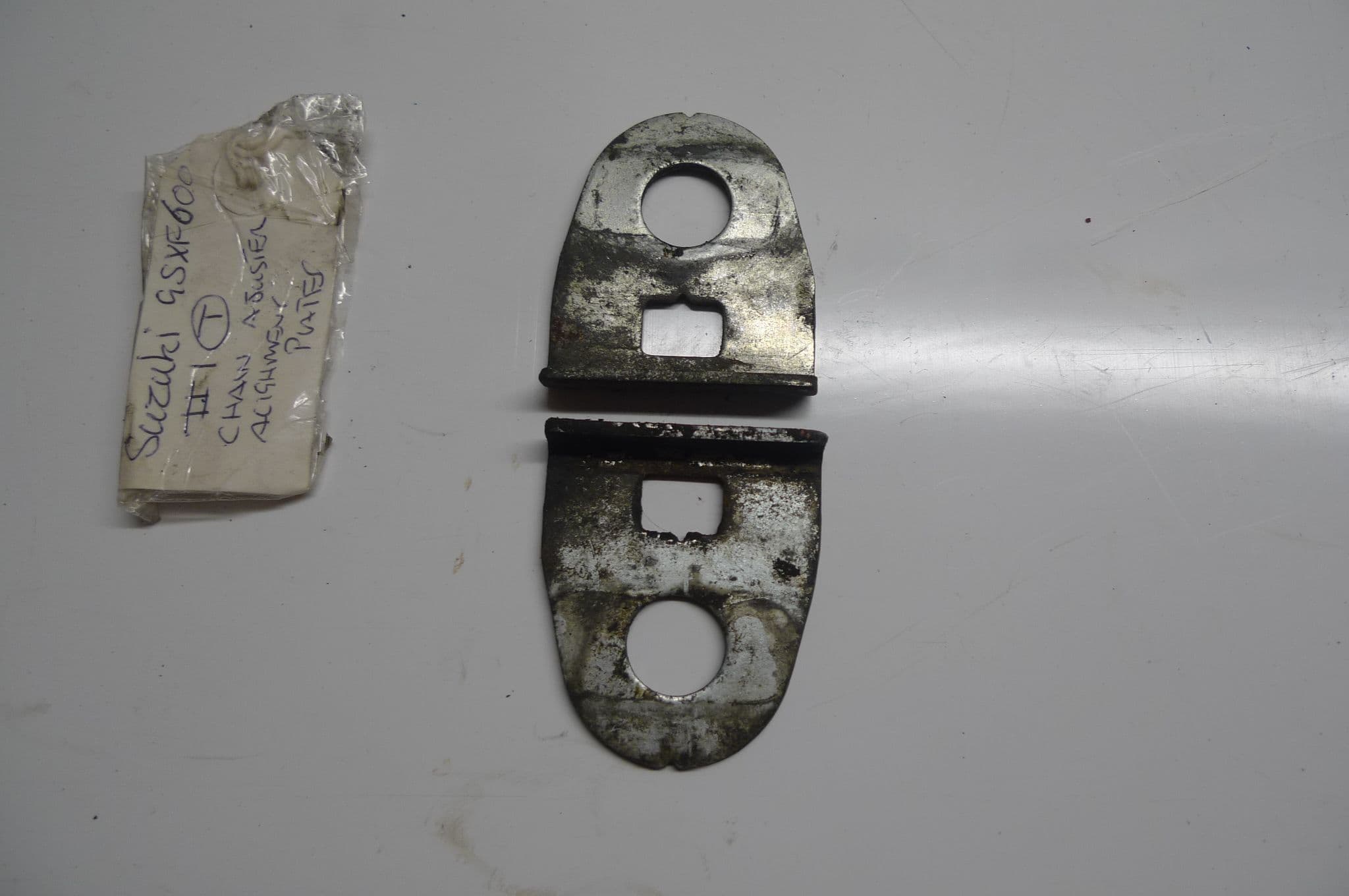 SUZUKI GSX600F CHAIN ADJUSTMENT ALIGNMENT WASHERS 1 & x28;LOC-C& x29;