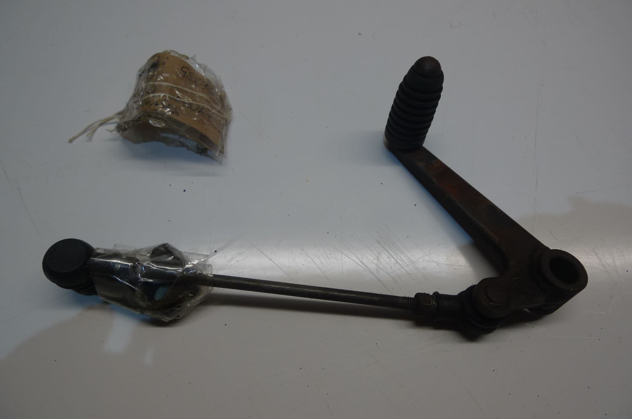 SUZUKI GSX750 INAZUMA GEAR SELECTOR LEVER & LINKAGES & x28;LOC-C& x29;