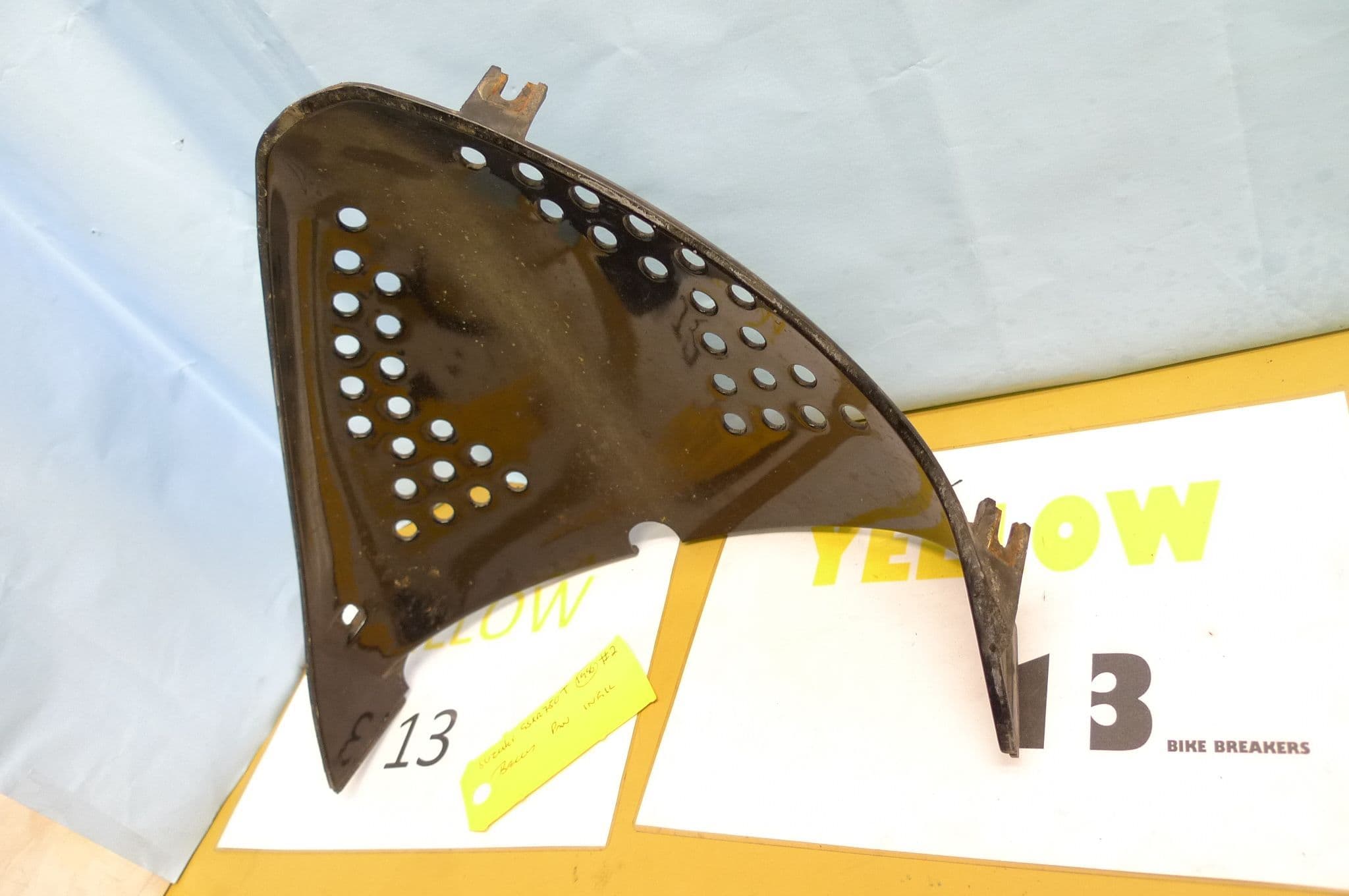 SUZUKI GSXR 750 T SRAD BELLY PAN INFILL FAIRING 94498-33E00 2 LOC-A