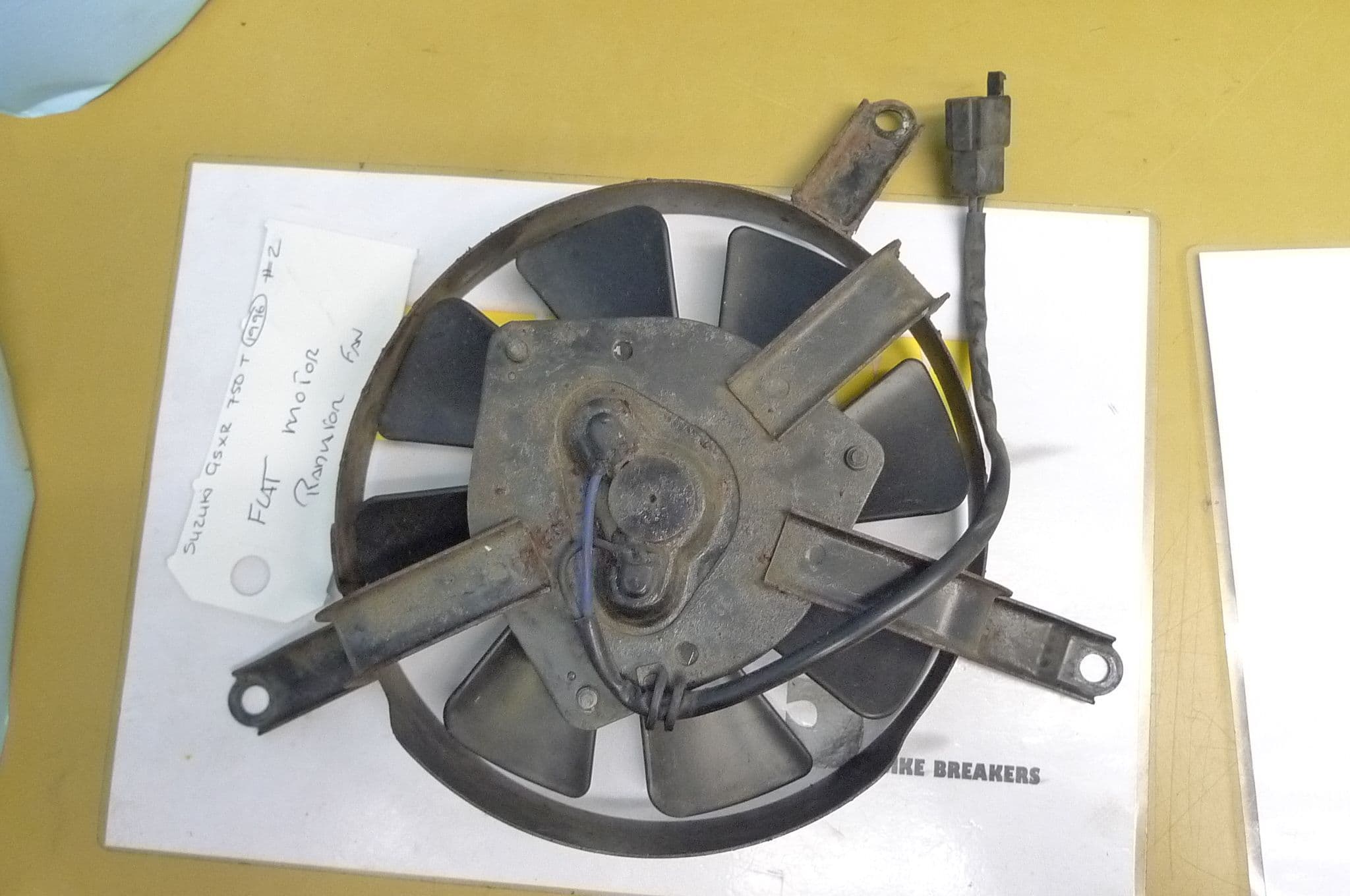 SUZUKI GSXR 750 T SRAD FLAT MOTOR RADIATOR FAN 2 LOC-A