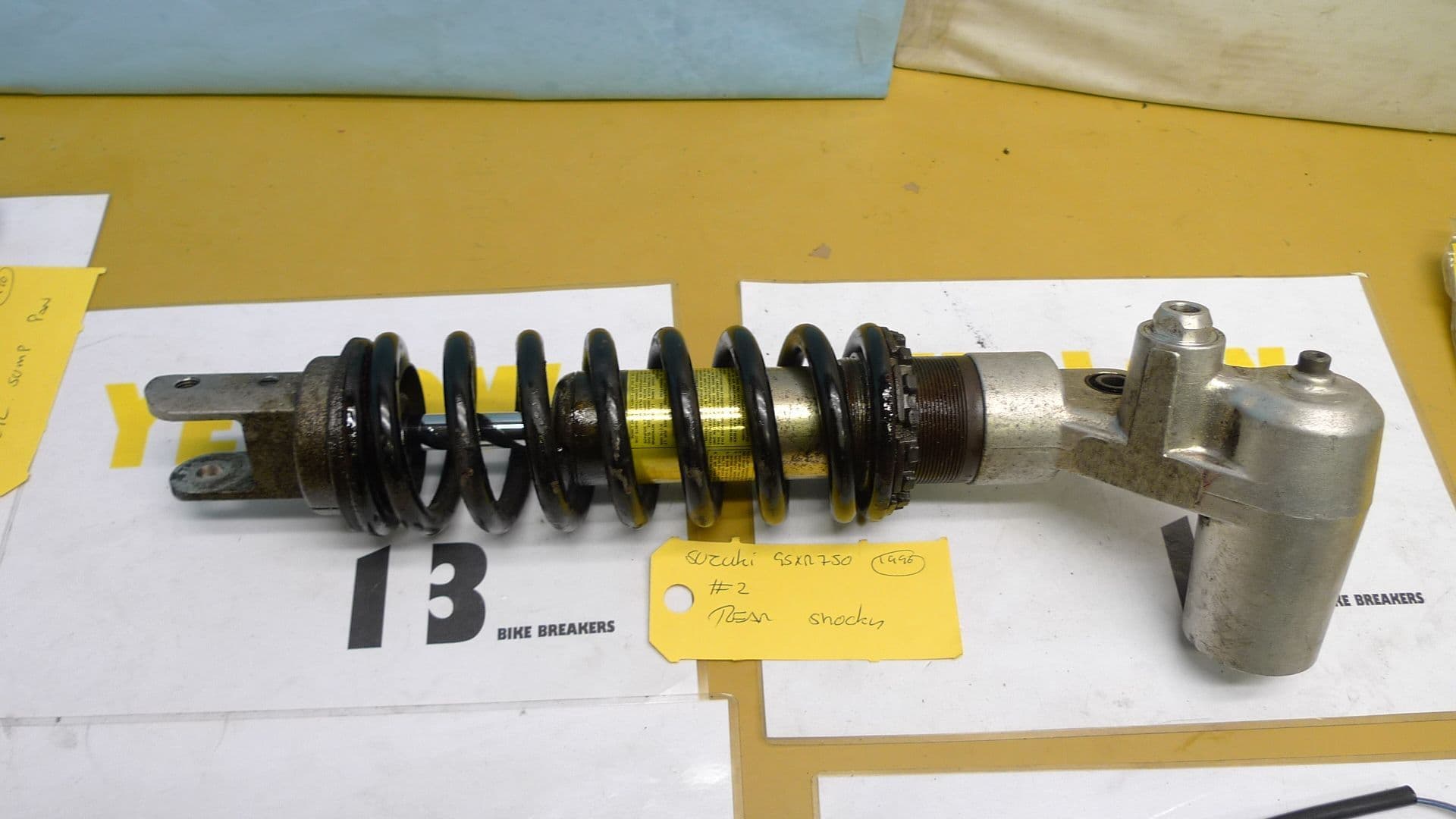 SUZUKI GSXR 750 T SRAD REAR SHOCK ABSORBER 2 LOC-A