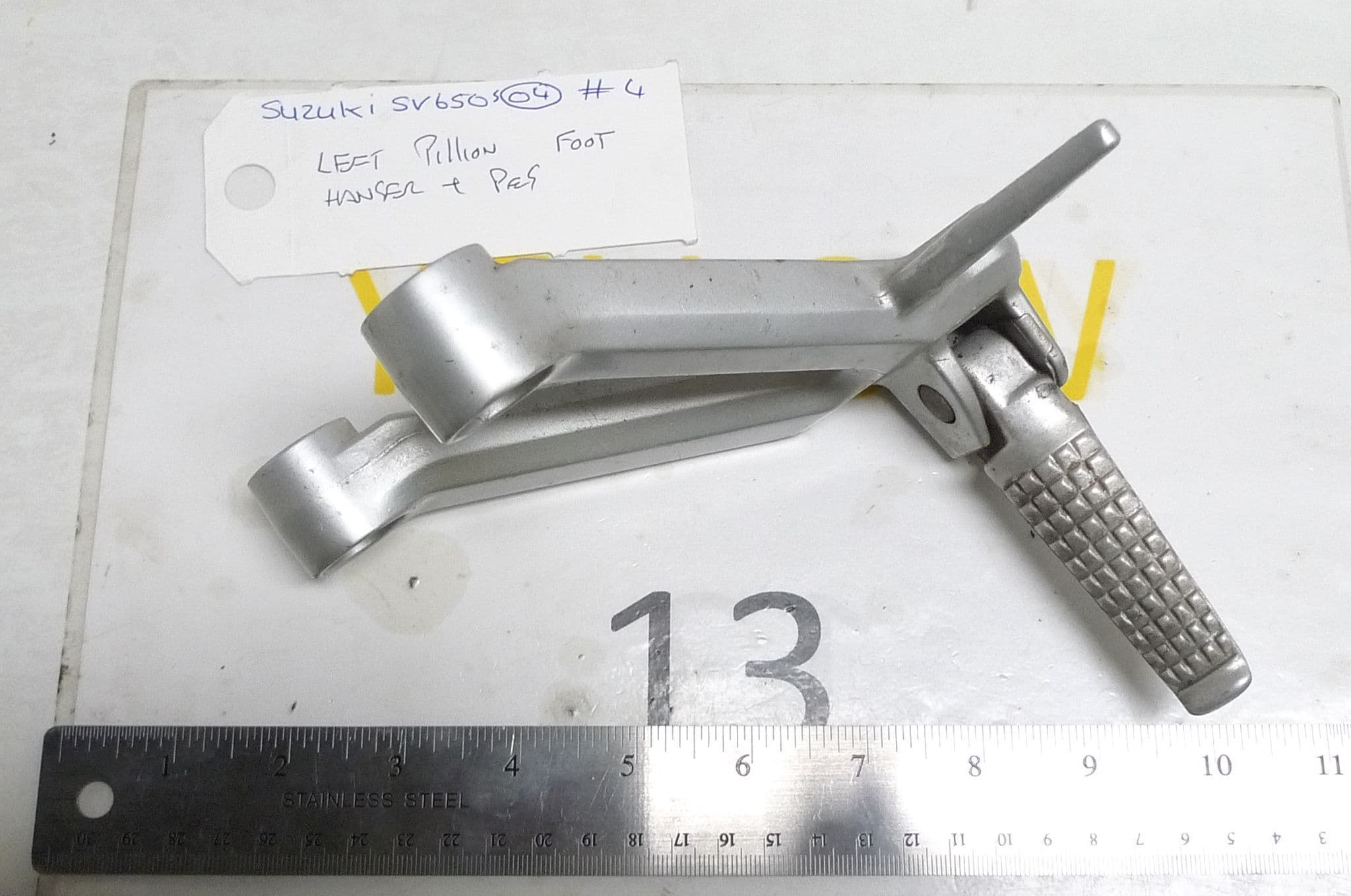 SUZUKI SV650 BREAKING LEFT PILLION FOOT HANGER & PEG 4 LOC-C