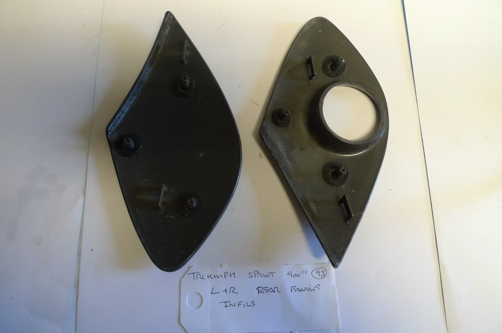 TRIUMPH SPRINT 900 LEFT & RIGHT REAR FAIRING INFILLS & x28;LOC-C& x29;